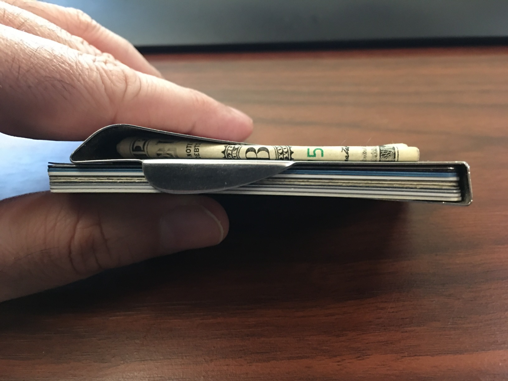 Slim Clip Wallet Review [Buyers Guide 2025]