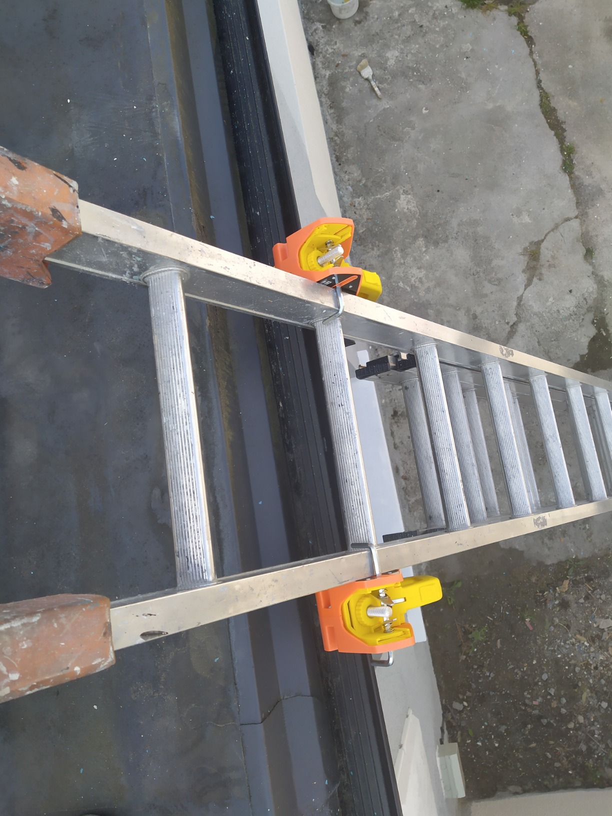 $22/mo - Finance Lock Jaw Ladder Grip, (1 single unit) Ladder ...