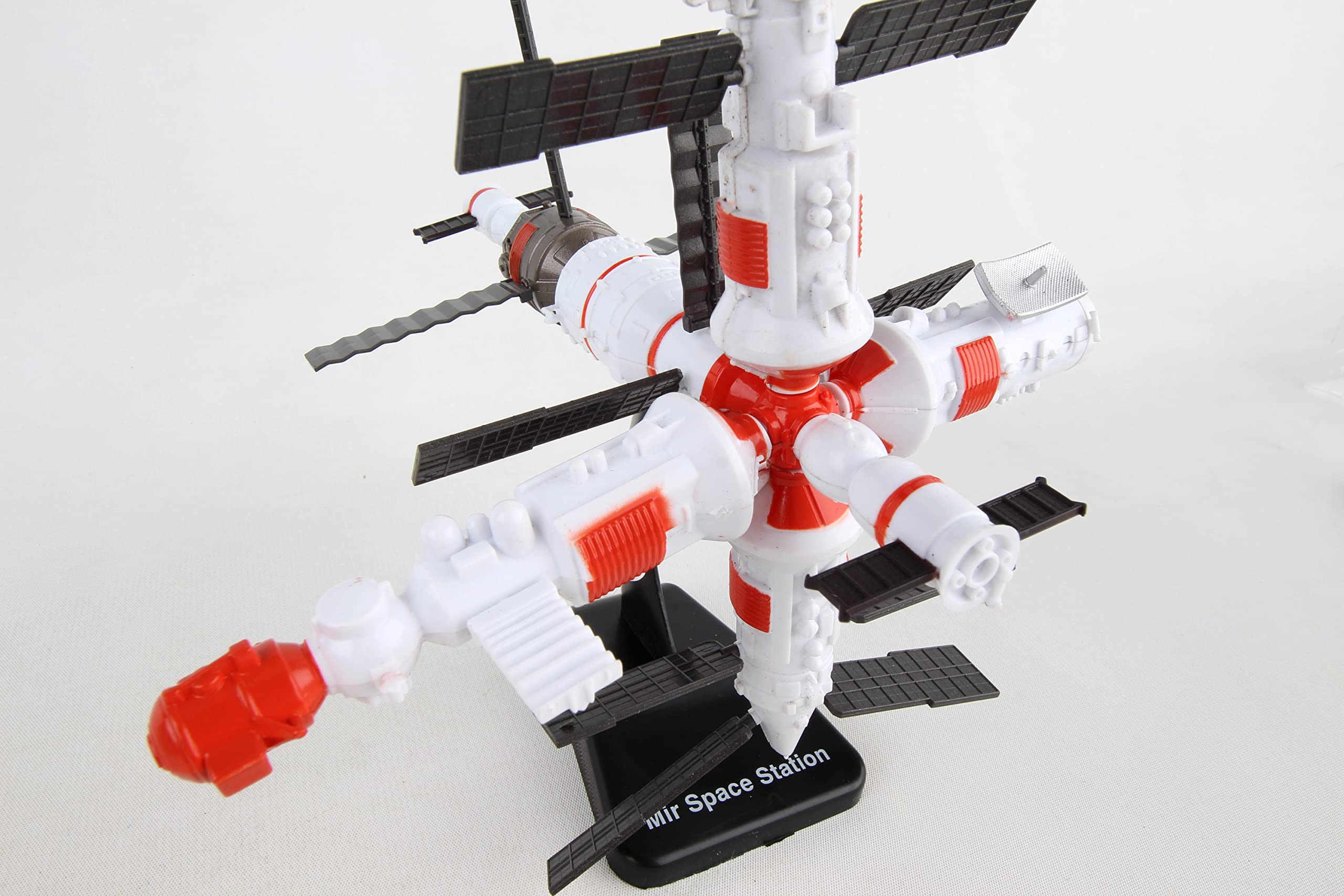 Amazon Dytoy Space Station