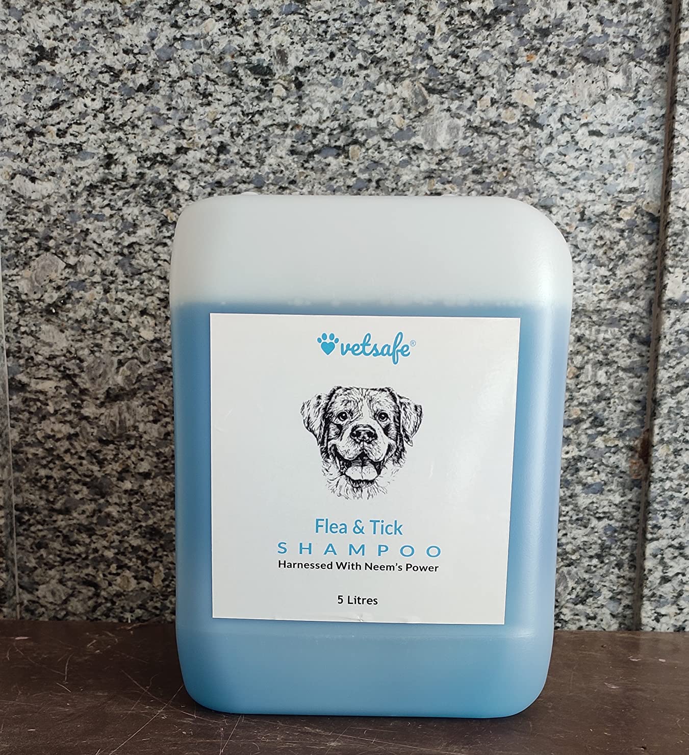 Buy VetSafe Flea and Tick Shampoo, 5000ML, Blue Online at Low Prices in ...