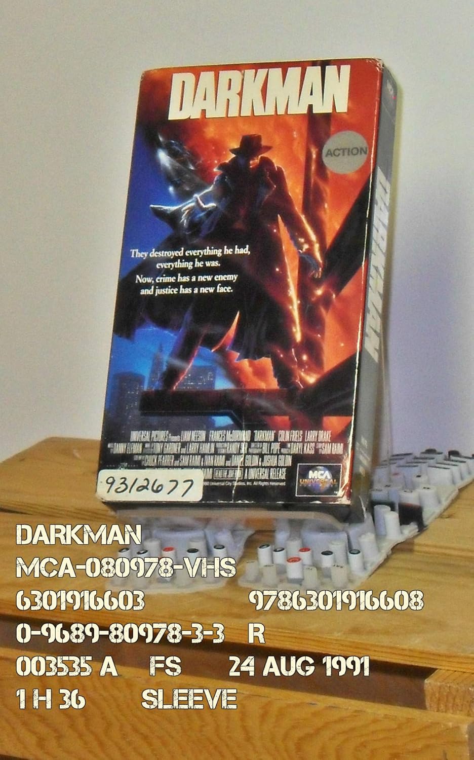 Amazon.co.jp: Darkman [VHS] : Neeson, Mcdormand, Drake: DVD
