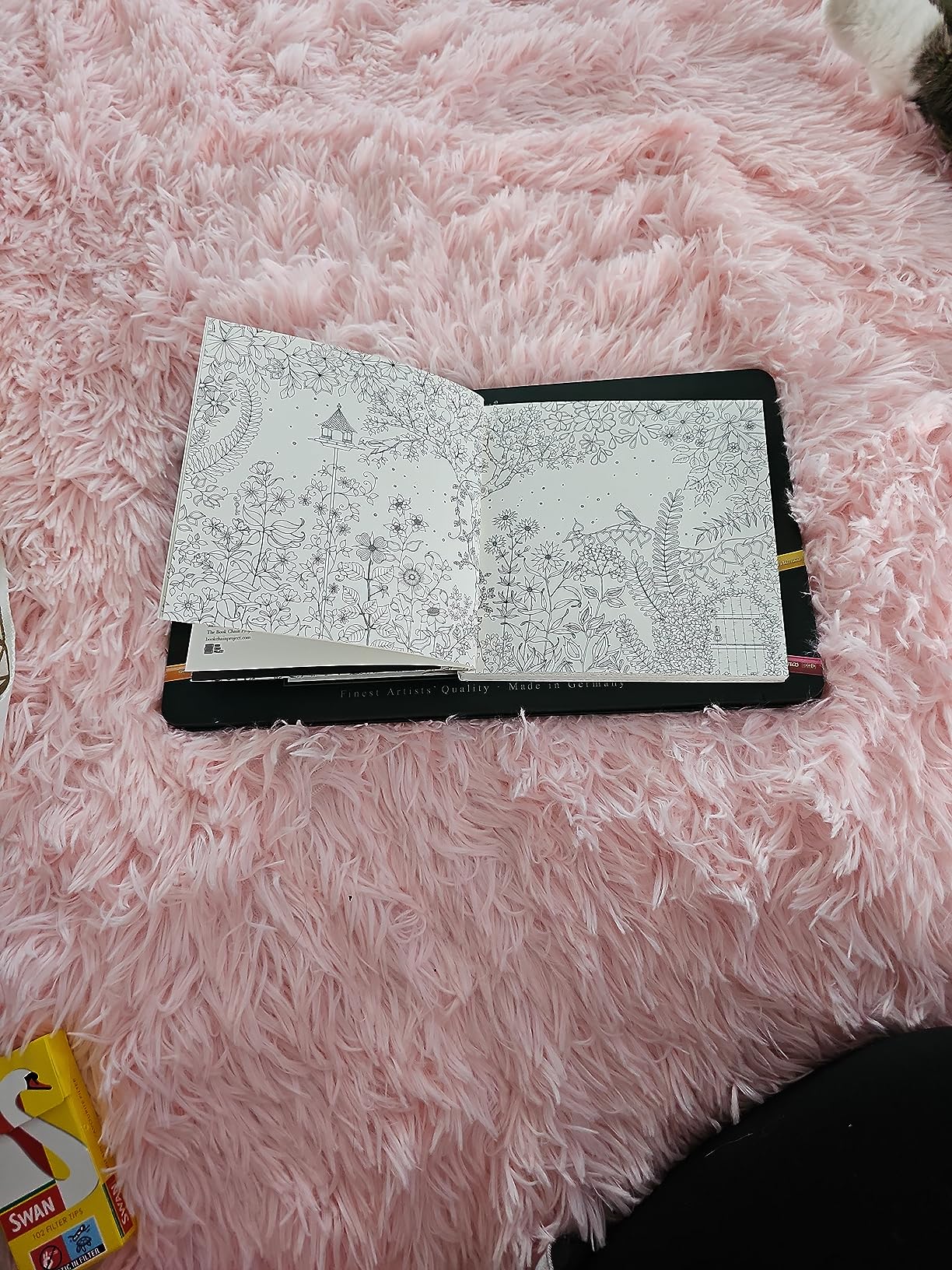 Miniature Secret Garden: A Pocket-sized Adventure Colouring Book ...