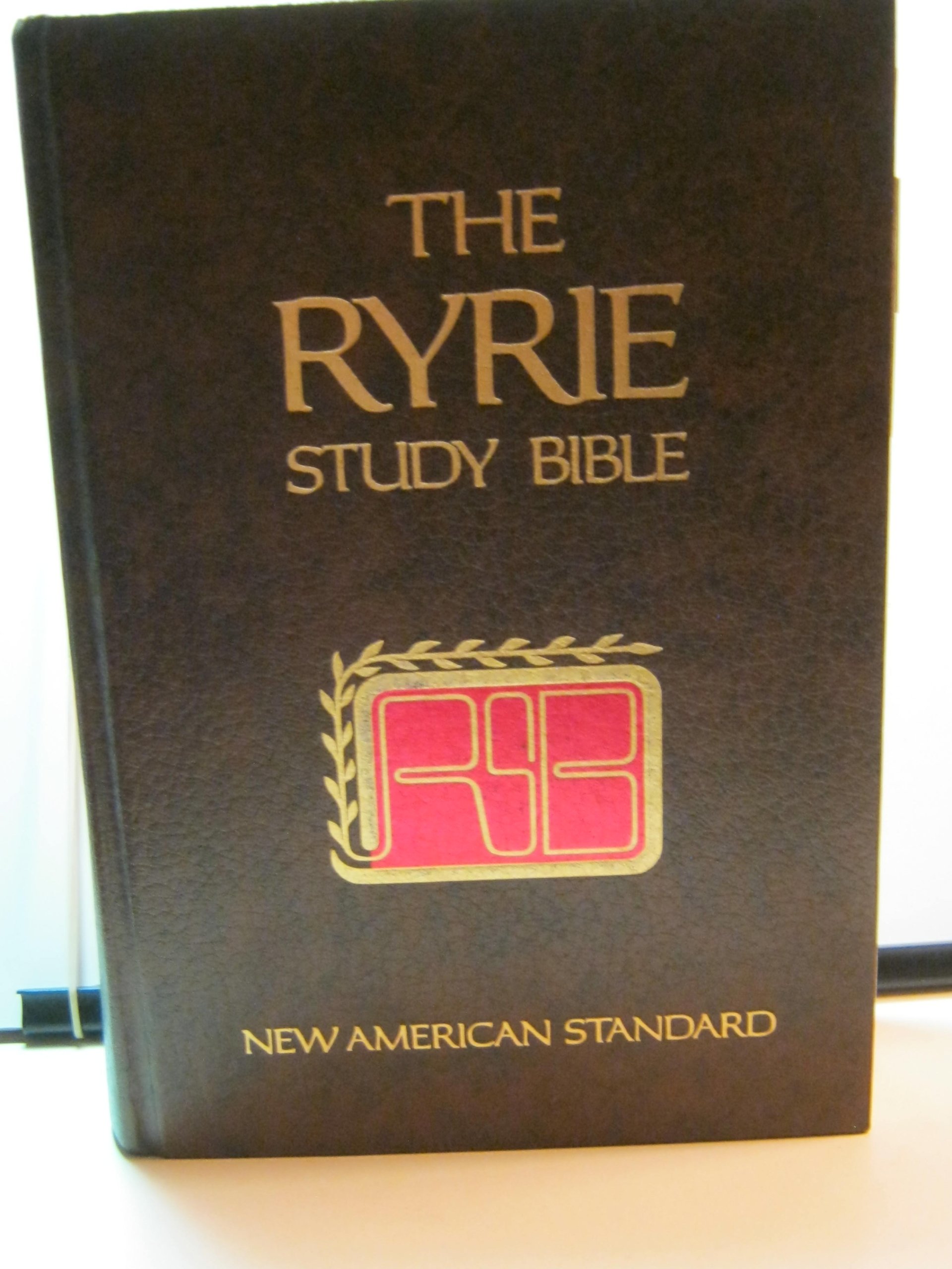 The Ryrie study Bible: New American standard translation : with ...