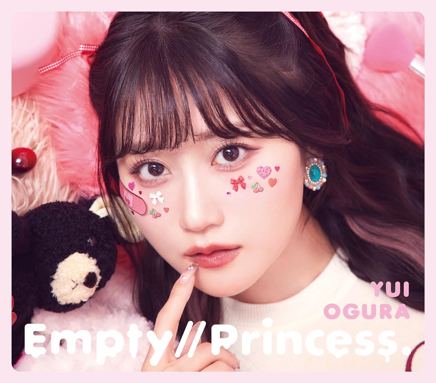 Amazon.co.jp: 小倉唯 : 【Amazon.co.jp限定】「Empty//Princess.」初回限定盤B(CD+ミニ写真集) - 小倉唯 (メガジャケ付) - ミュージック