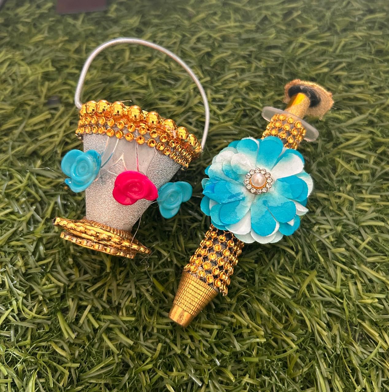 Mahika Laddu Gopal Metal Decorated Balti Pichkari for Holi, Size – 1.2 ...