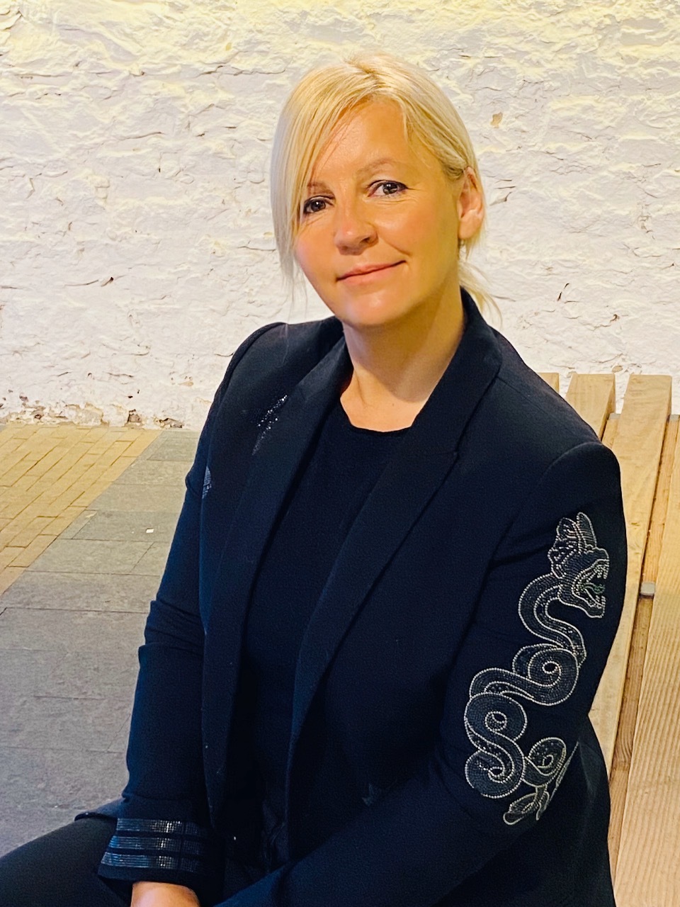 Amazon.com: SUE FRASER: books, biography, latest update