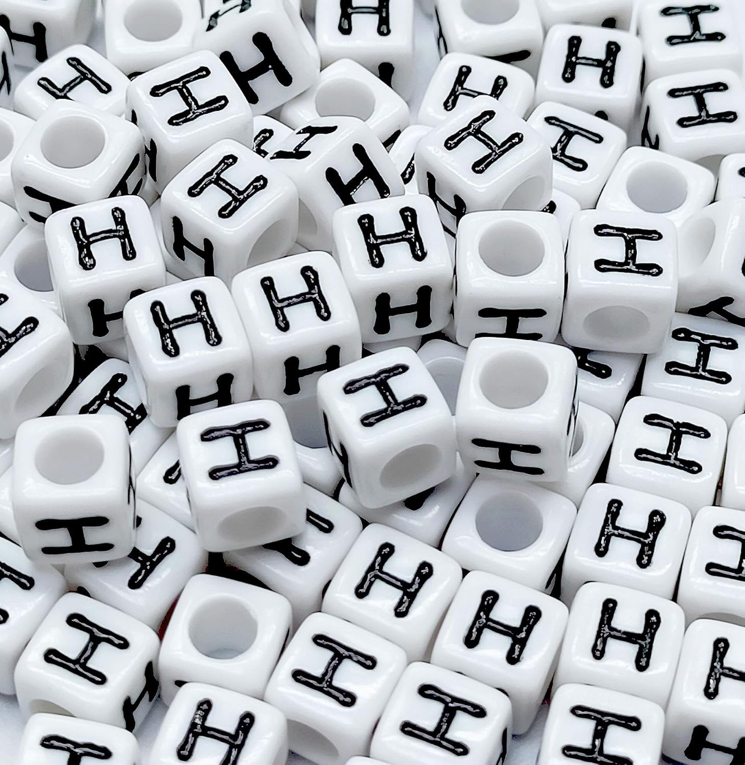 Amazon.com: Ludthaw 100PCS Letter Beads Acrylic Square Alphabet Beads ...