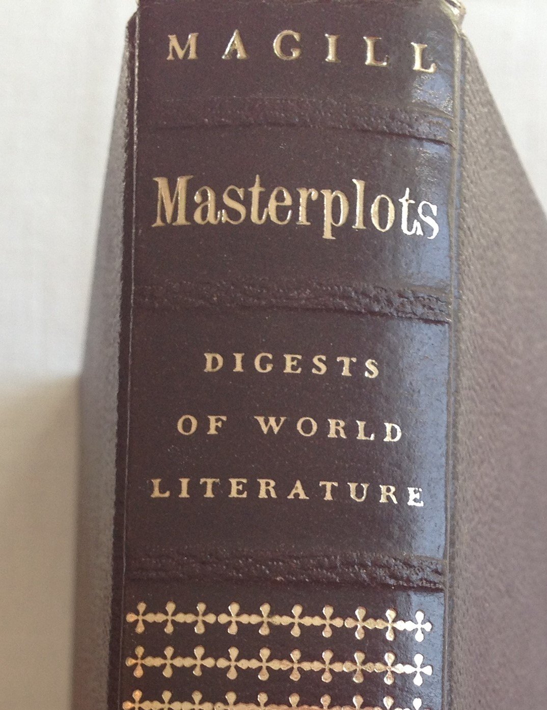 Masterplots 15 Volume Combined Edition Vol 7 (Volume 7 Huon-Last ...