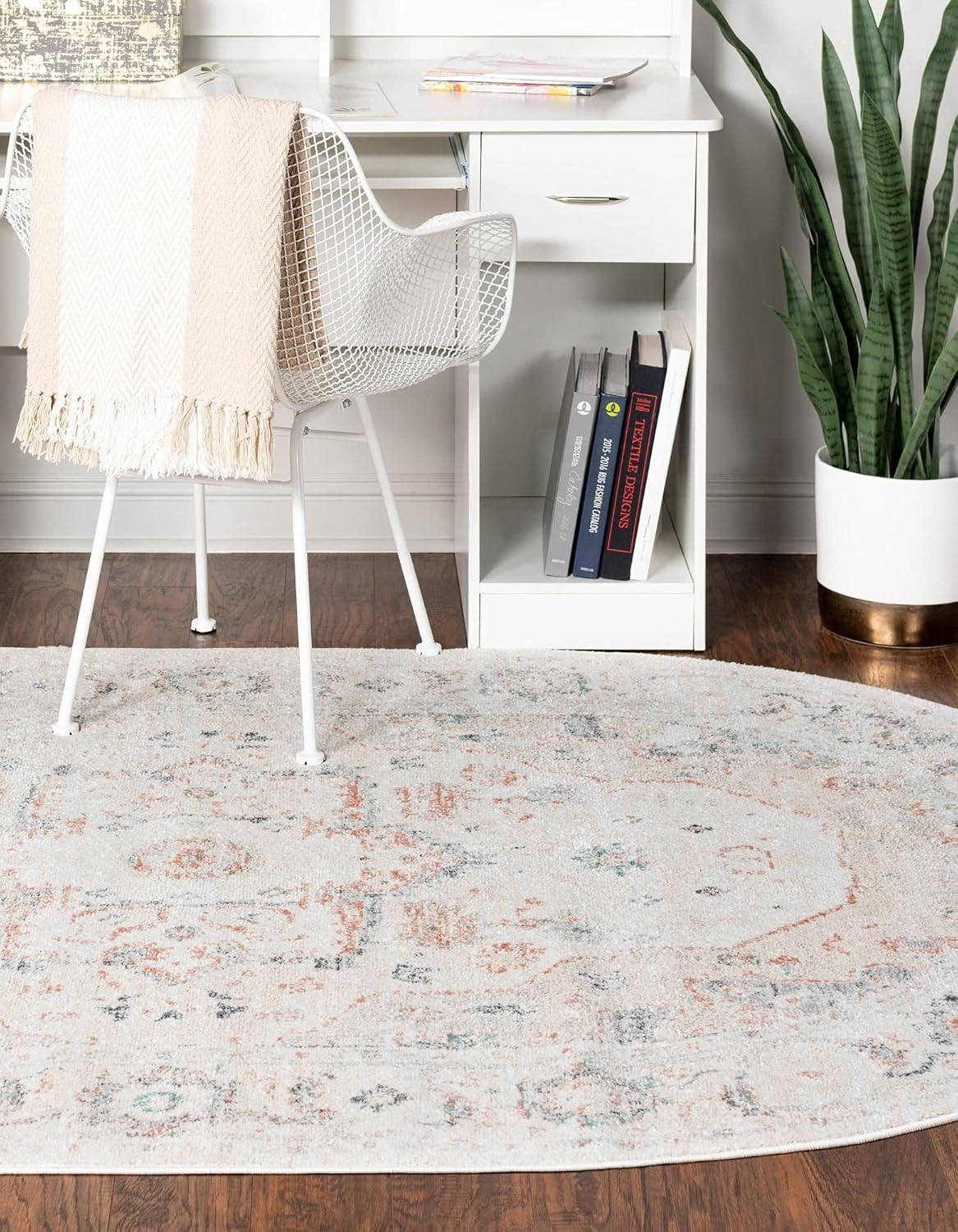 Amazon.com: Rugs.com Madeline Vintage Collection Rug – 8' x 10' Oval ...