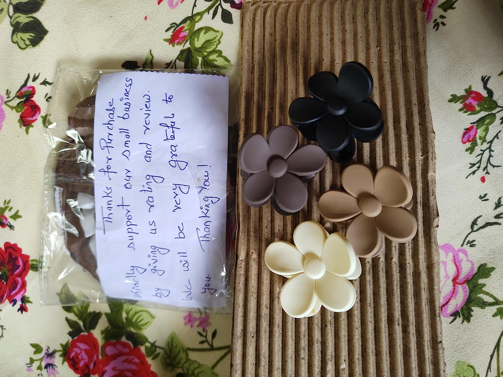 ALIBA COLLECTION 4 Piece Medium Hair Claw Clips, Matte Flower Claw ...