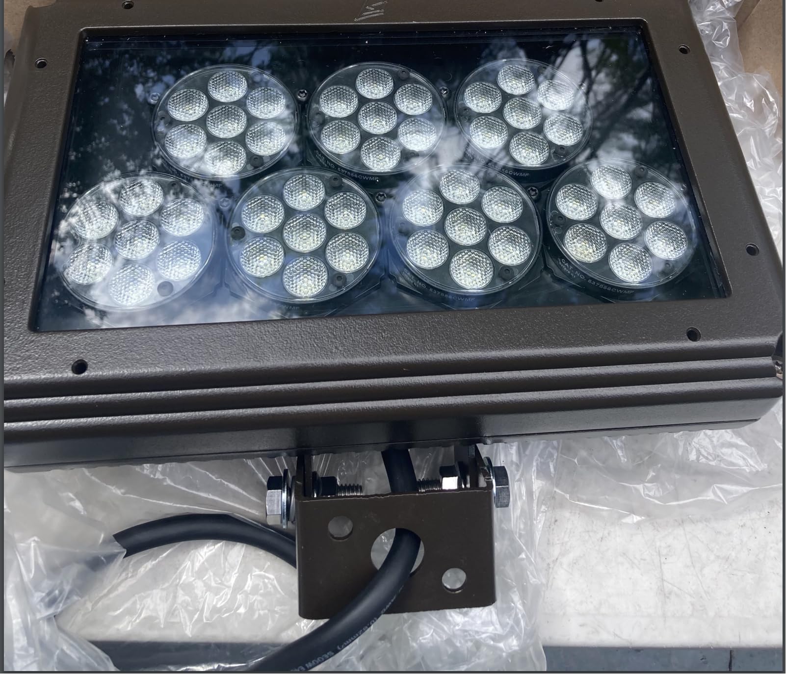 LSI Architectural Flood- Outdoor LED Flood Light 480V (Platinum Plus ...