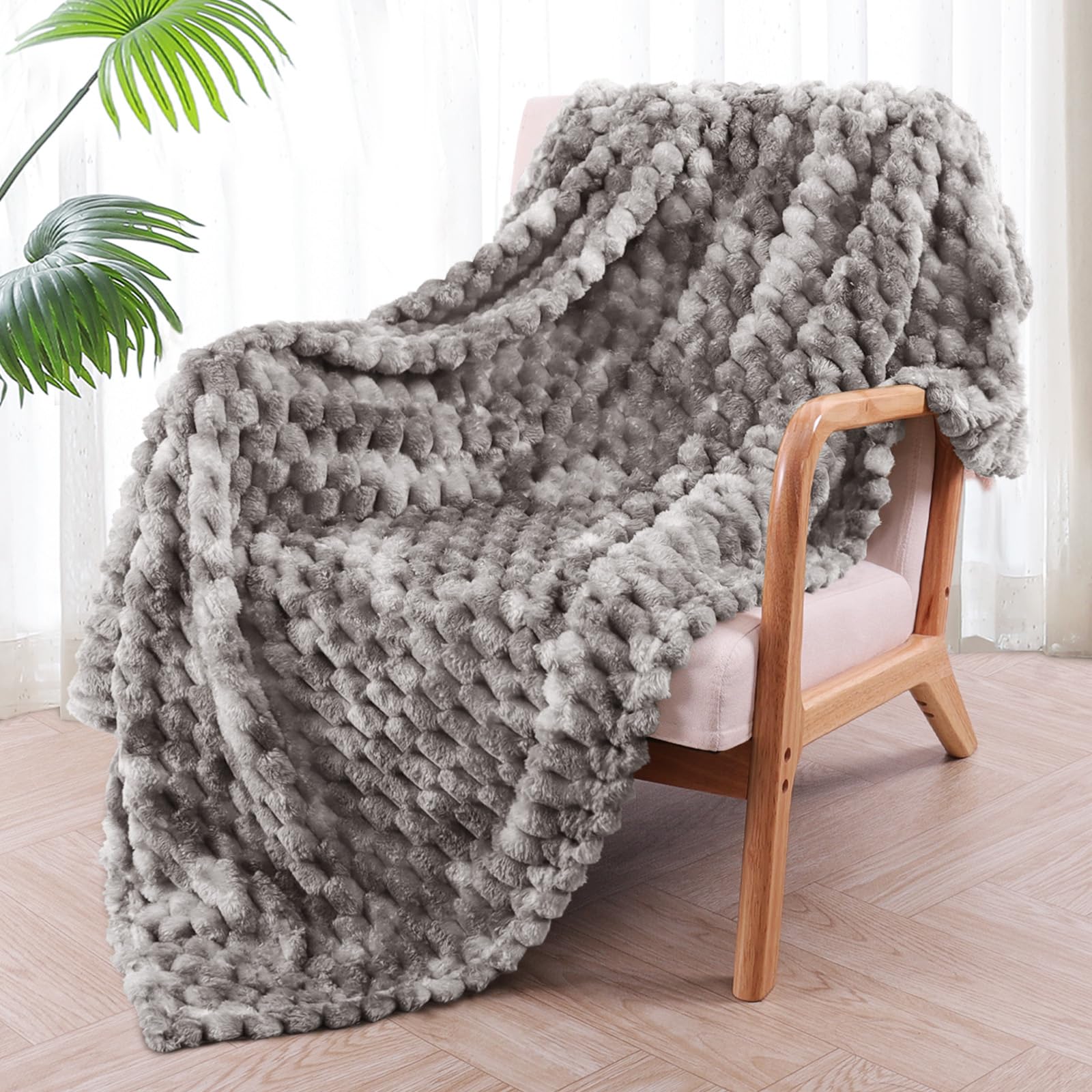 Amazon.com: Exclusivo Mezcla Extra Large Soft Fleece Throw Blanket ...