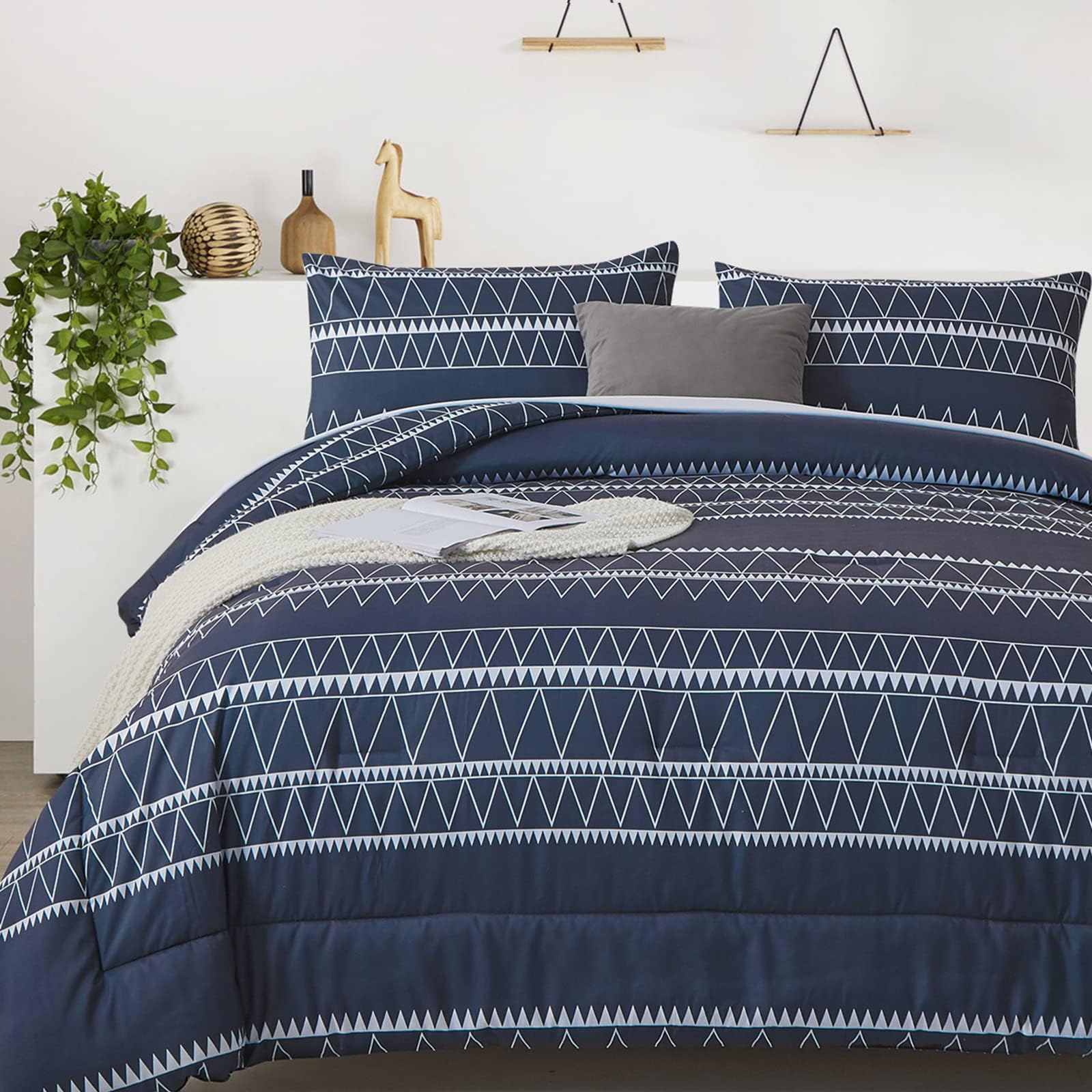 Amazon.com: Bedsure King Size Comforter Set - Navy Blue Comforter, Boho ...