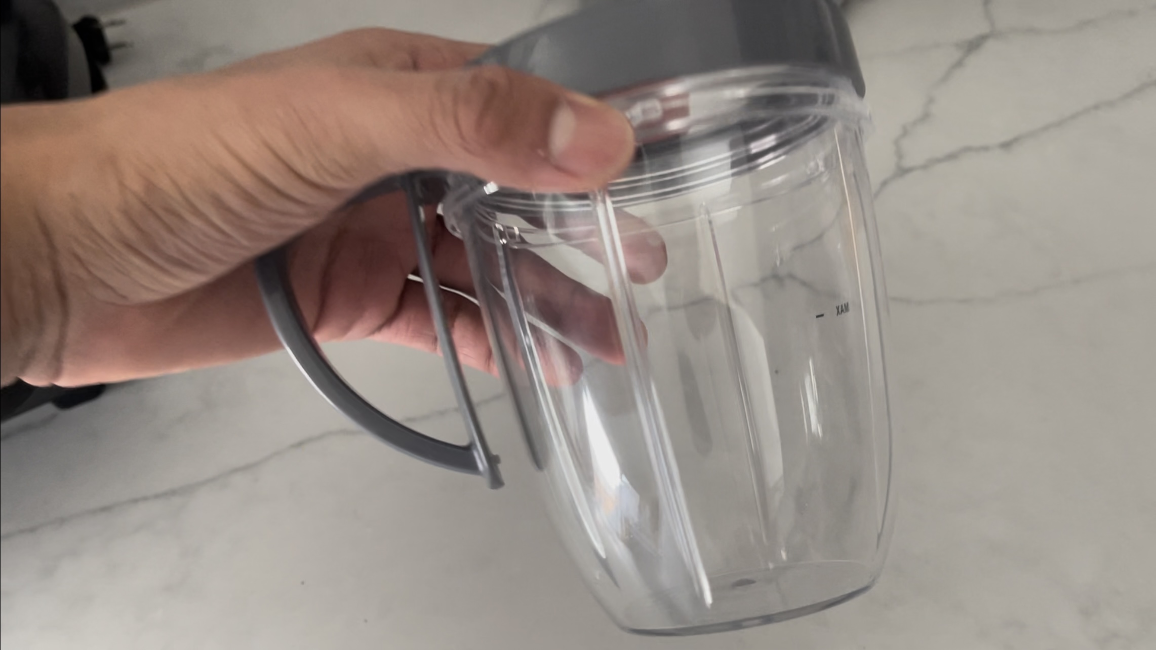 Watch NutriBullet Removable Cup Overview ﹙18oz﹚ on Amazon Live