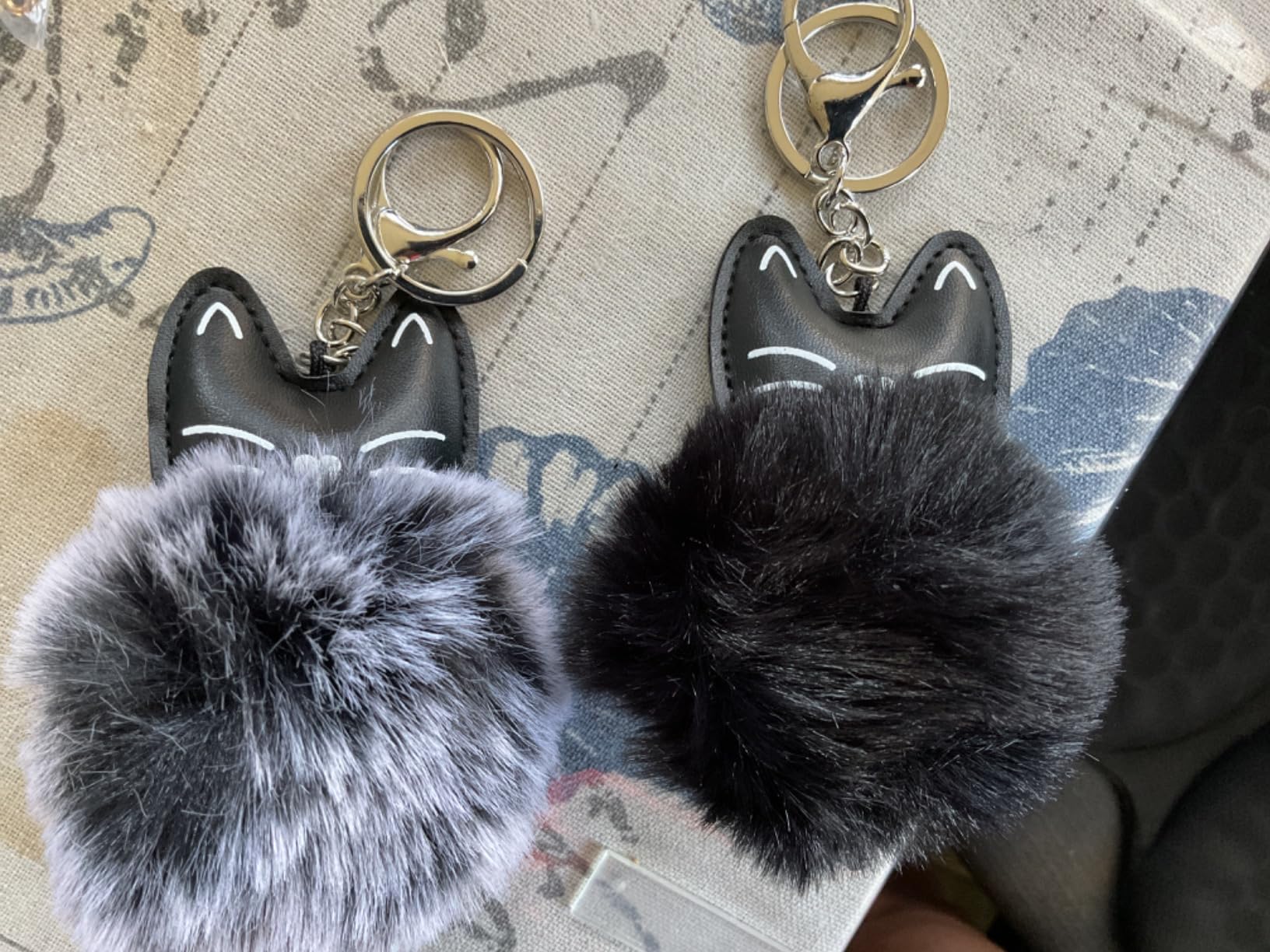 Amazon.com: Duo&Gole 2 PCS Faux Fur Ball Key Fur Fluffy Keychain Cute ...