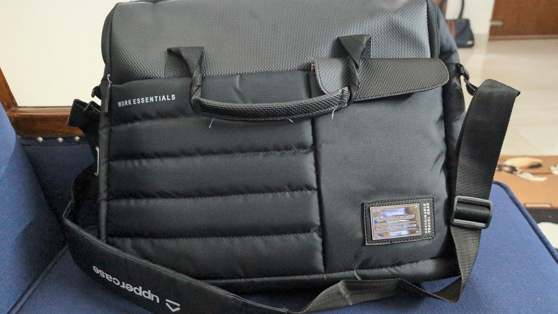 uppercase 14L Omega 03 Professional Laptop Messenger Bag | up to 15.6 ...