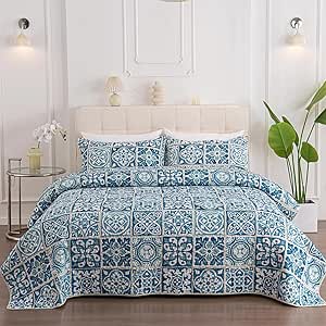 Amazon.com: EAVD Country Style Blue Floral Patchwork Quilt Bedding Set ...