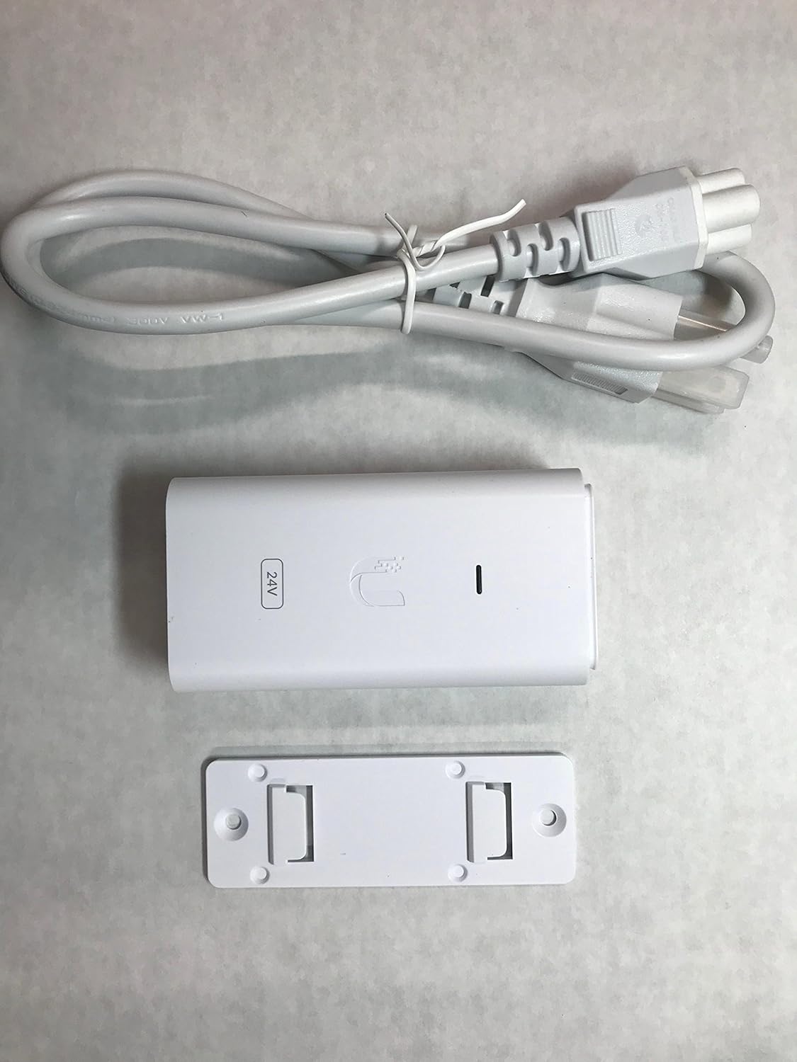Amazon.com: Ubiquiti blanco 24 voltios blanco insertador de corriente ...