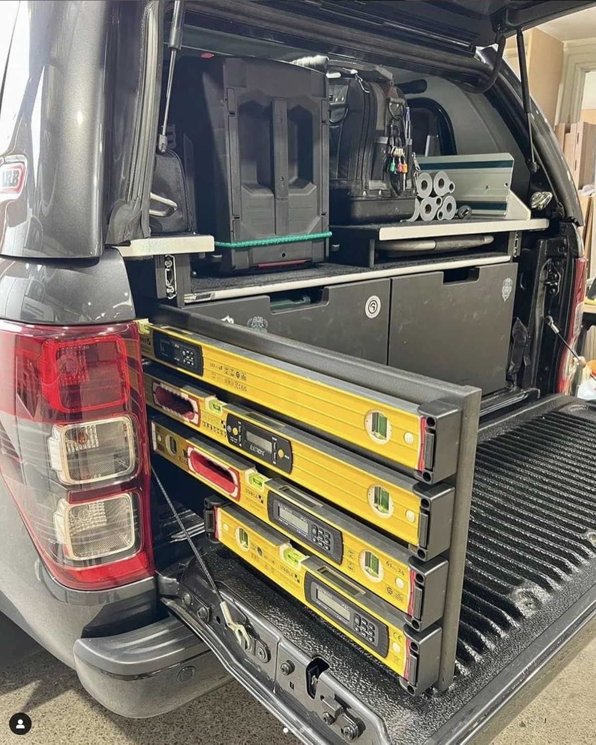 Snapklik.com : StealthMounts Red Universal Level Holder Locking Level ...