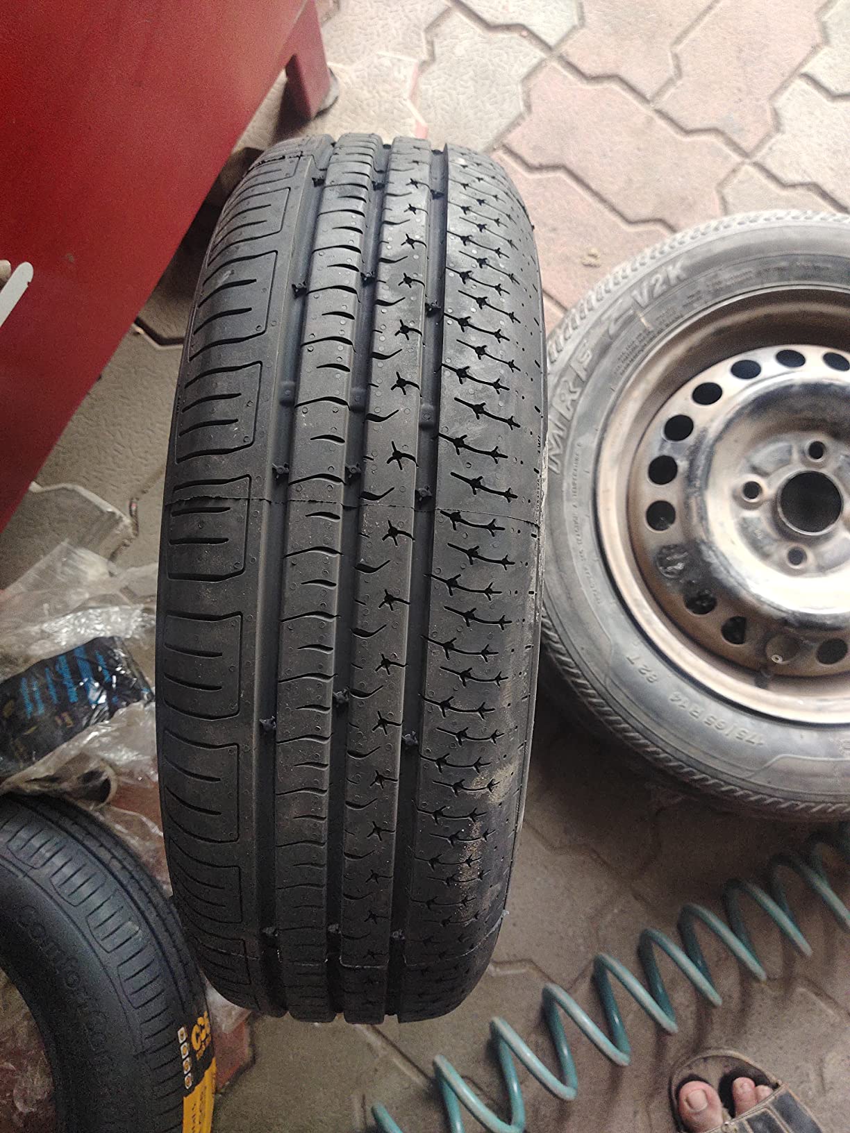 Continental 175/65 R14 ComfortContact CC6 82T Tubeless Car Tyre ...