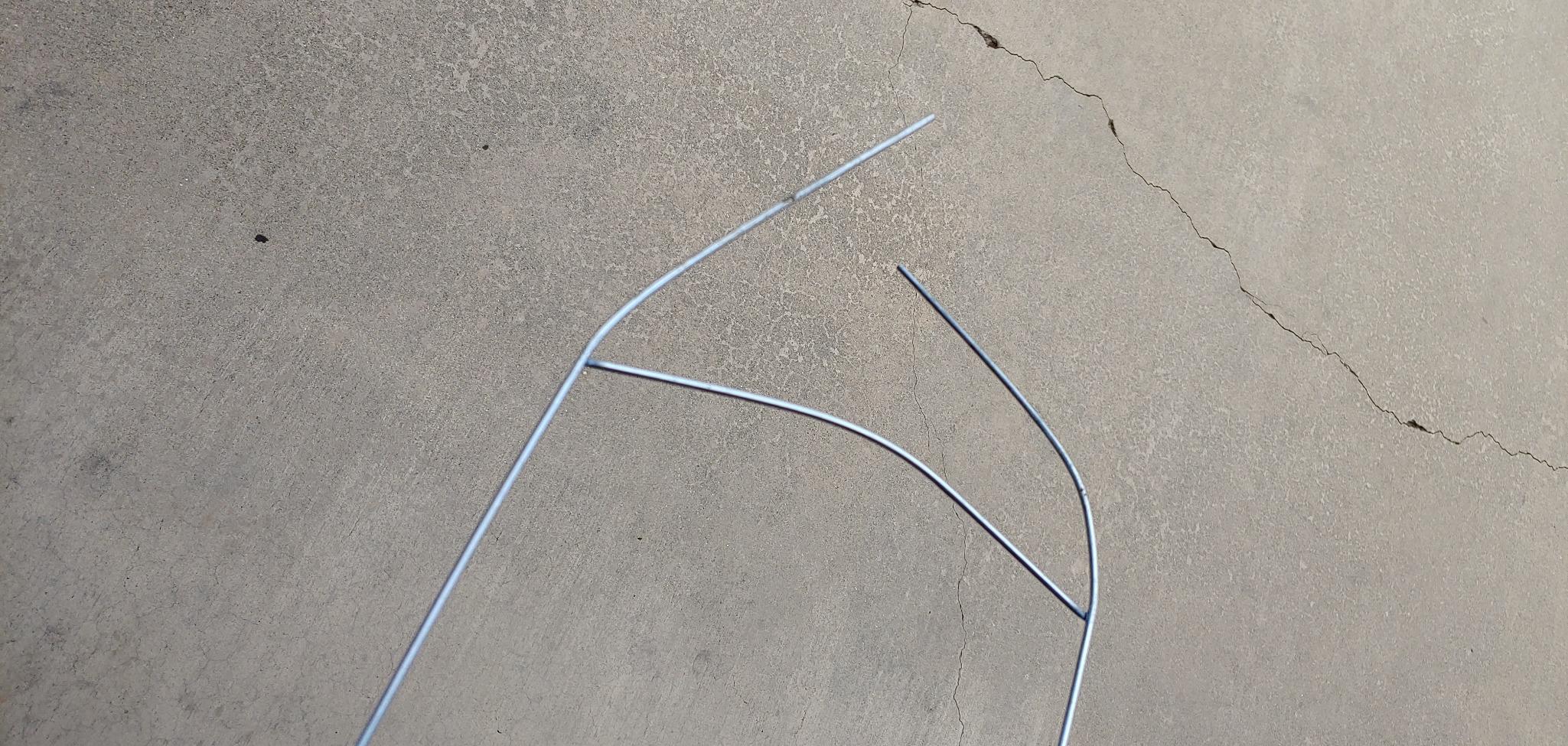 Amazon.com : Heavy Duty “H” Frame Wire Stakes (Pkg of 25) - Yard Sign ...