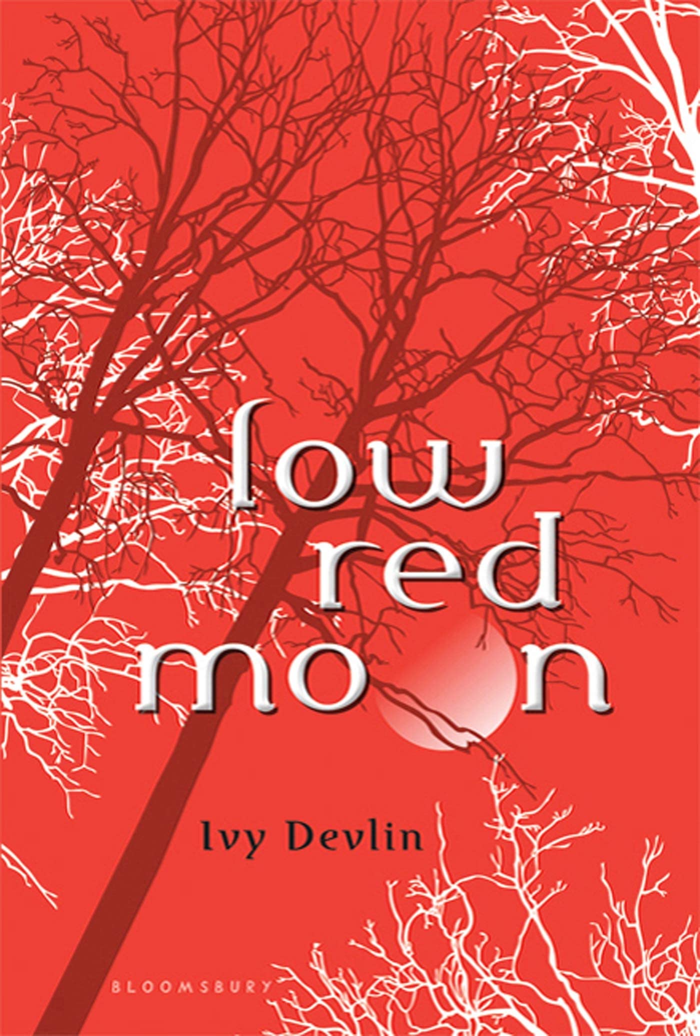 Amazon.com: Low Red Moon: 9781599905105: Devlin, Ivy: Books