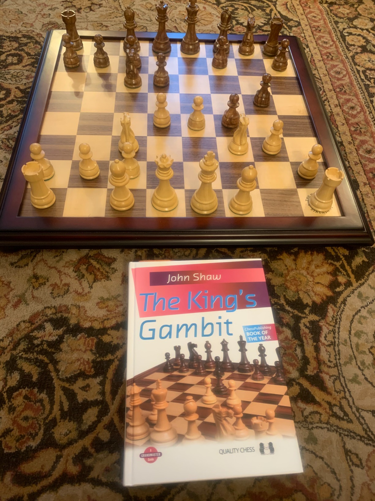 The King's Gambit: John Shaw: 9781906552749: Amazon.com: Books