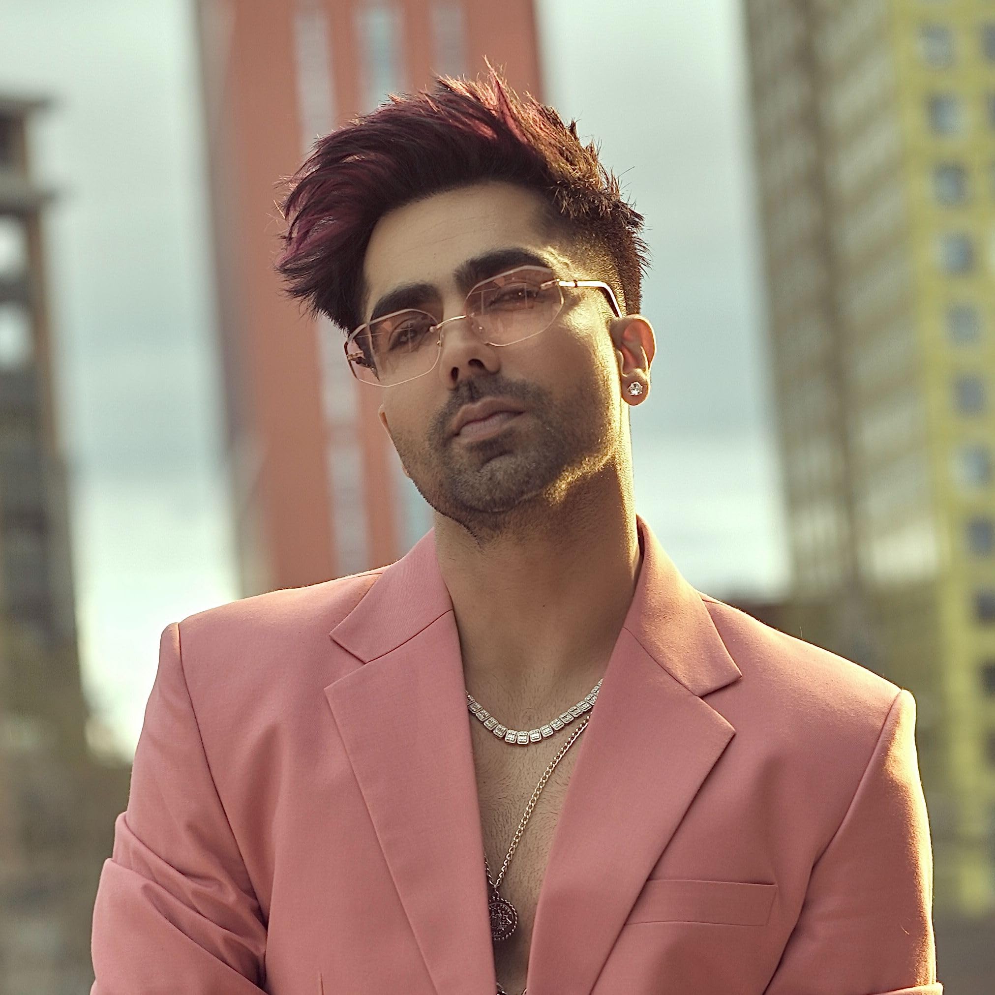 PAN INDIA song by Guru Randhawa, Gurjit Gill & Lavish Dhiman from HOME ...