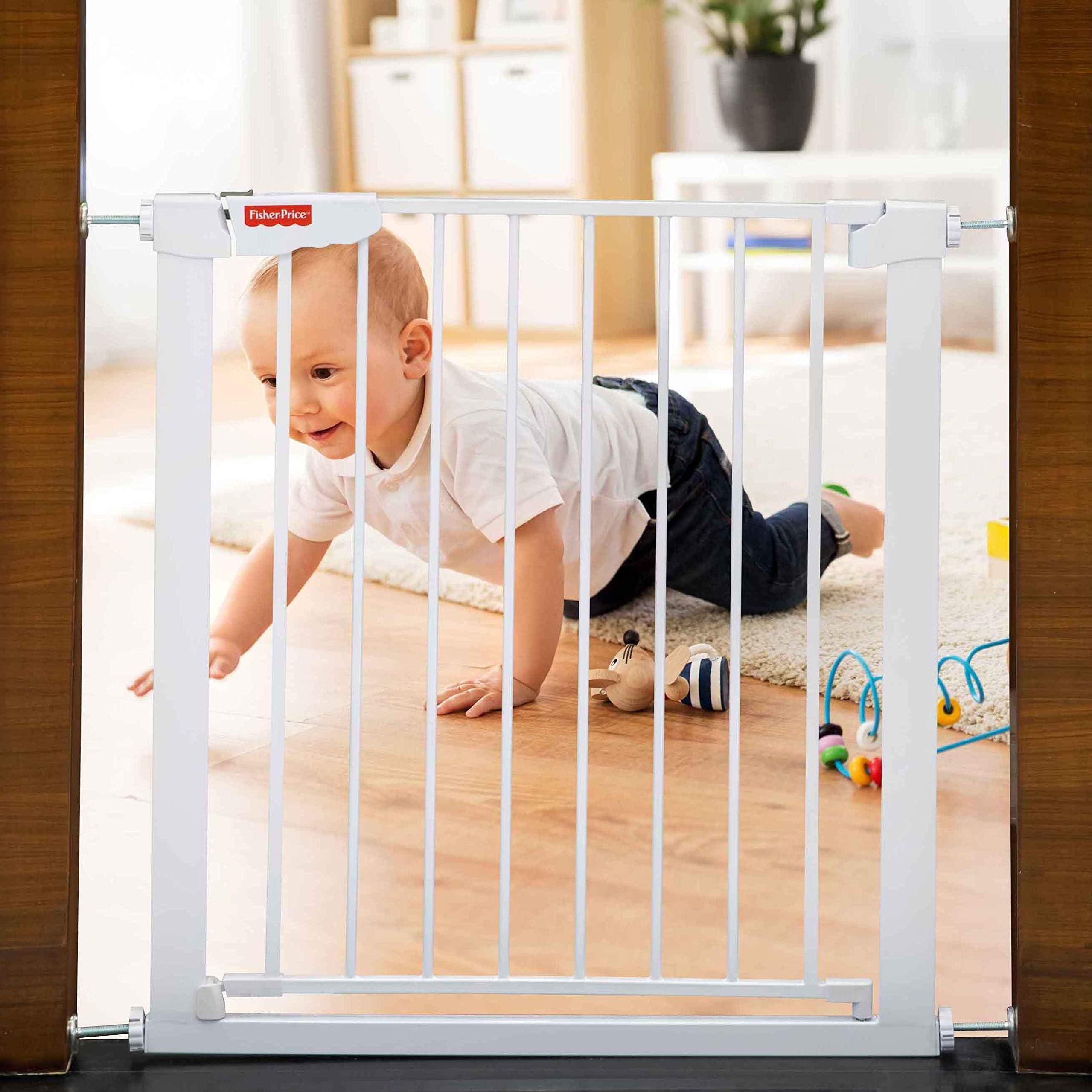 Fisher-Price Barricade Auto Close Baby Safety Gate (Gate 84~94 Cms ...