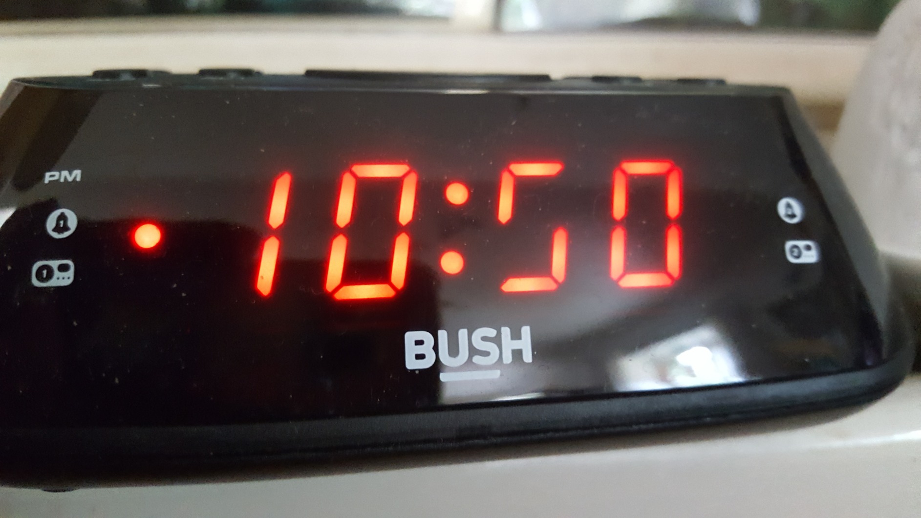 Bush Alarm Clock Radio: Amazon.co.uk: Electronics & Photo