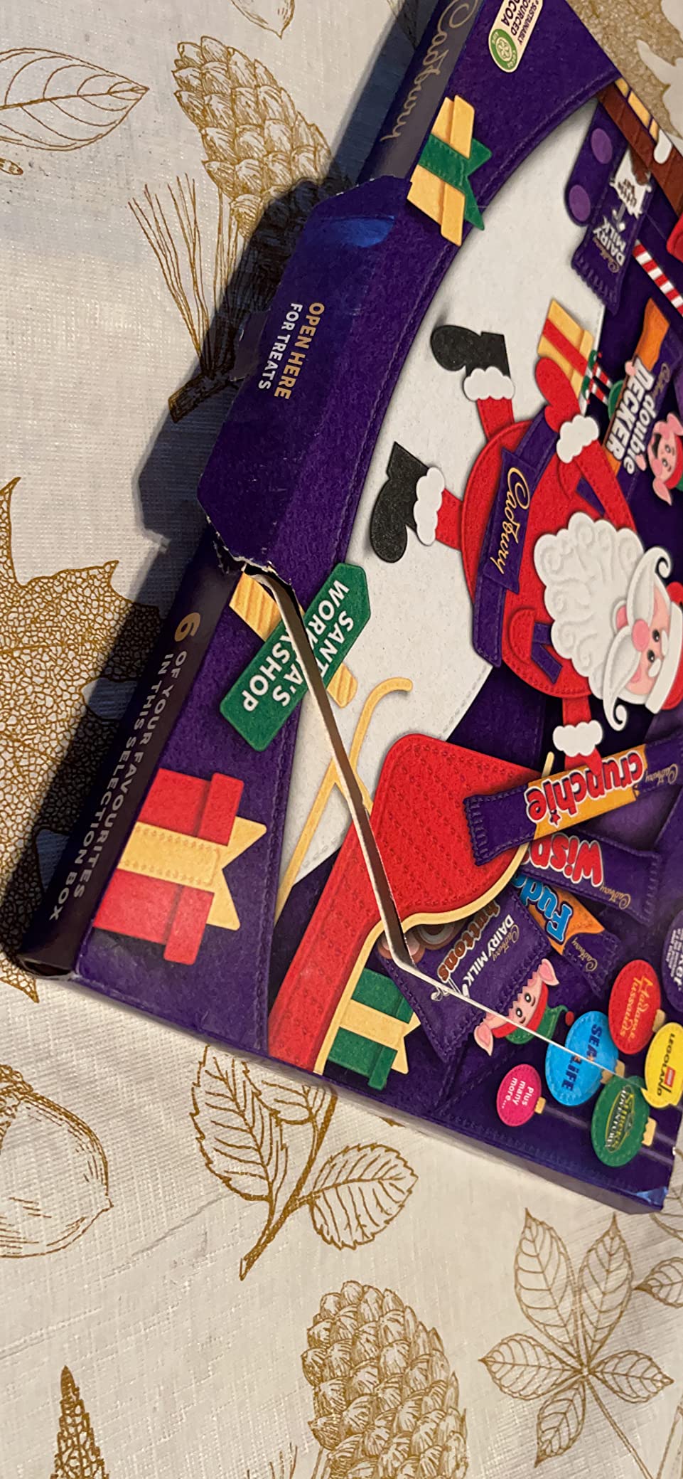 Amazon.com: Cadbury Medium Santa Chocolate Selection Box 125 Grams ...