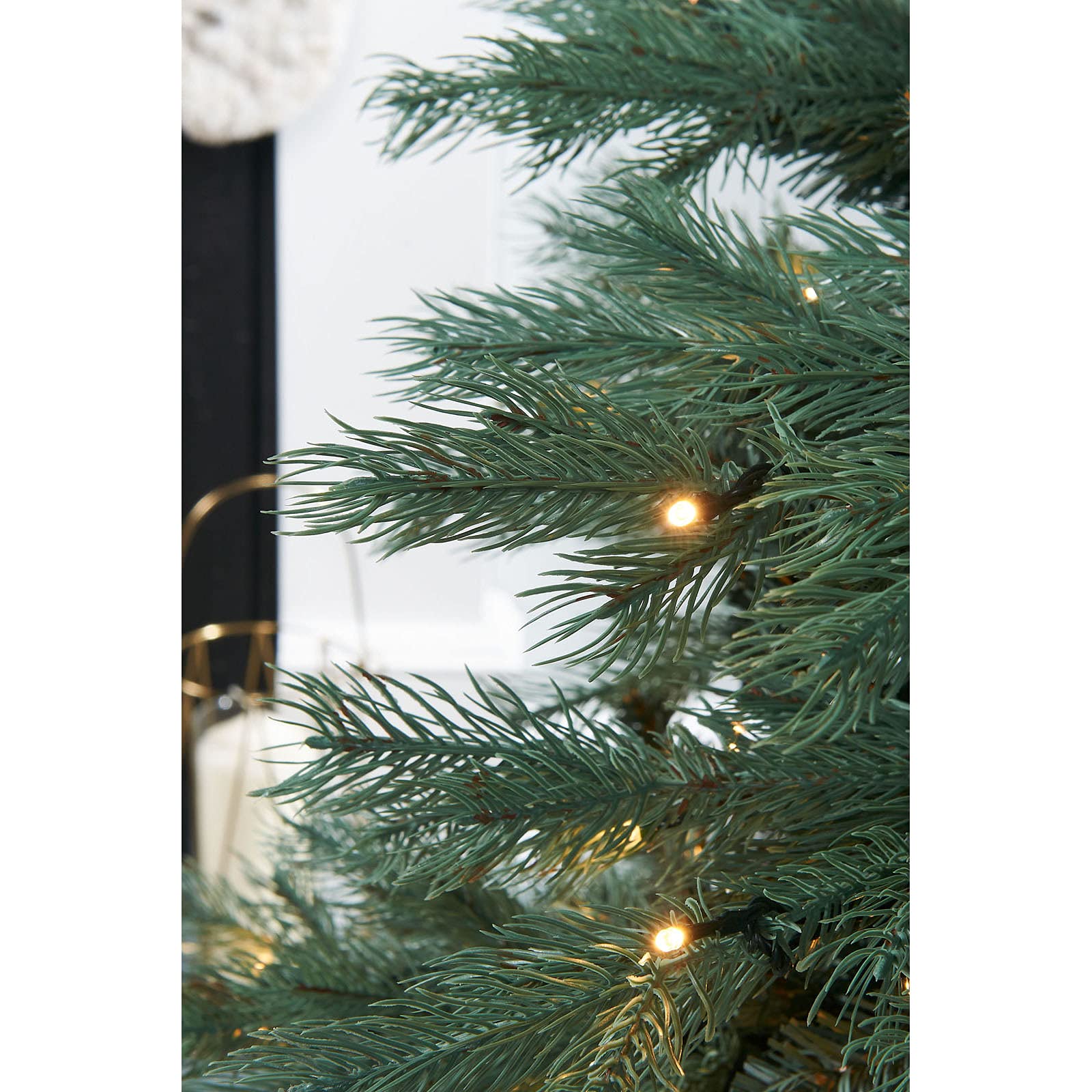 Colorado Blue Spruce Artificial Christmas Tree With Led Lights