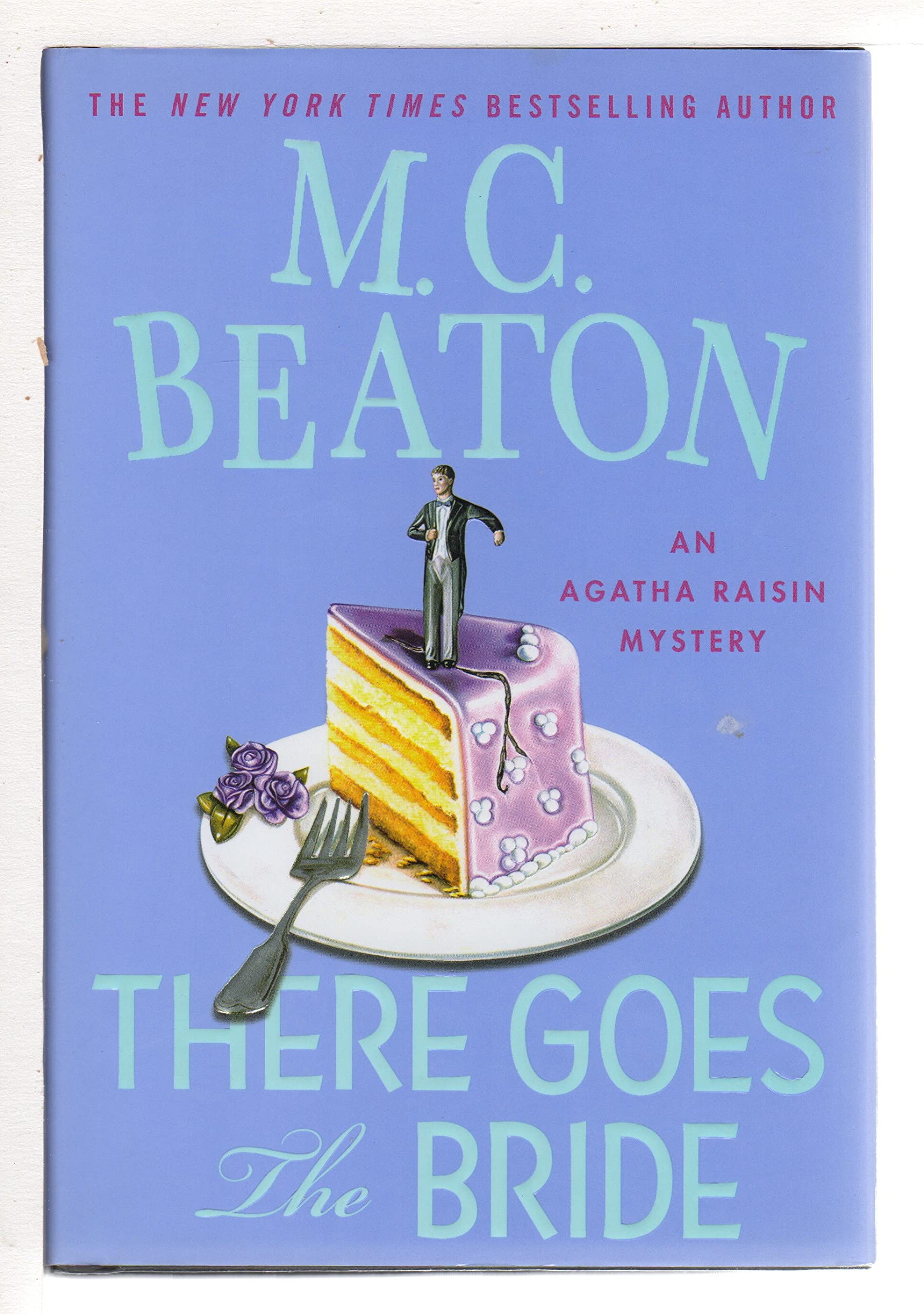 Amazon There Goes The Bride Agatha Raisin Beaton M C Women