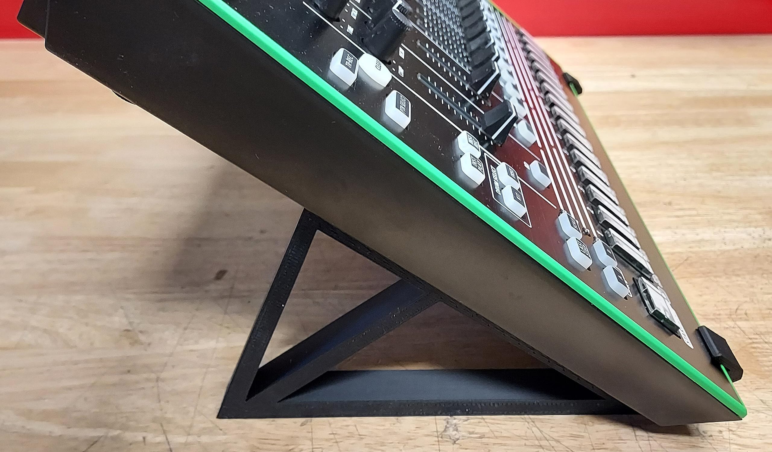 Amazon.com: Ultimate Support Nucleus Series Modular Device Stands DJ ...