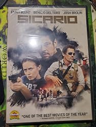 Amazon.com: Sicario : Emily Blunt, Benicio Del Toro, Josh Brolin ...