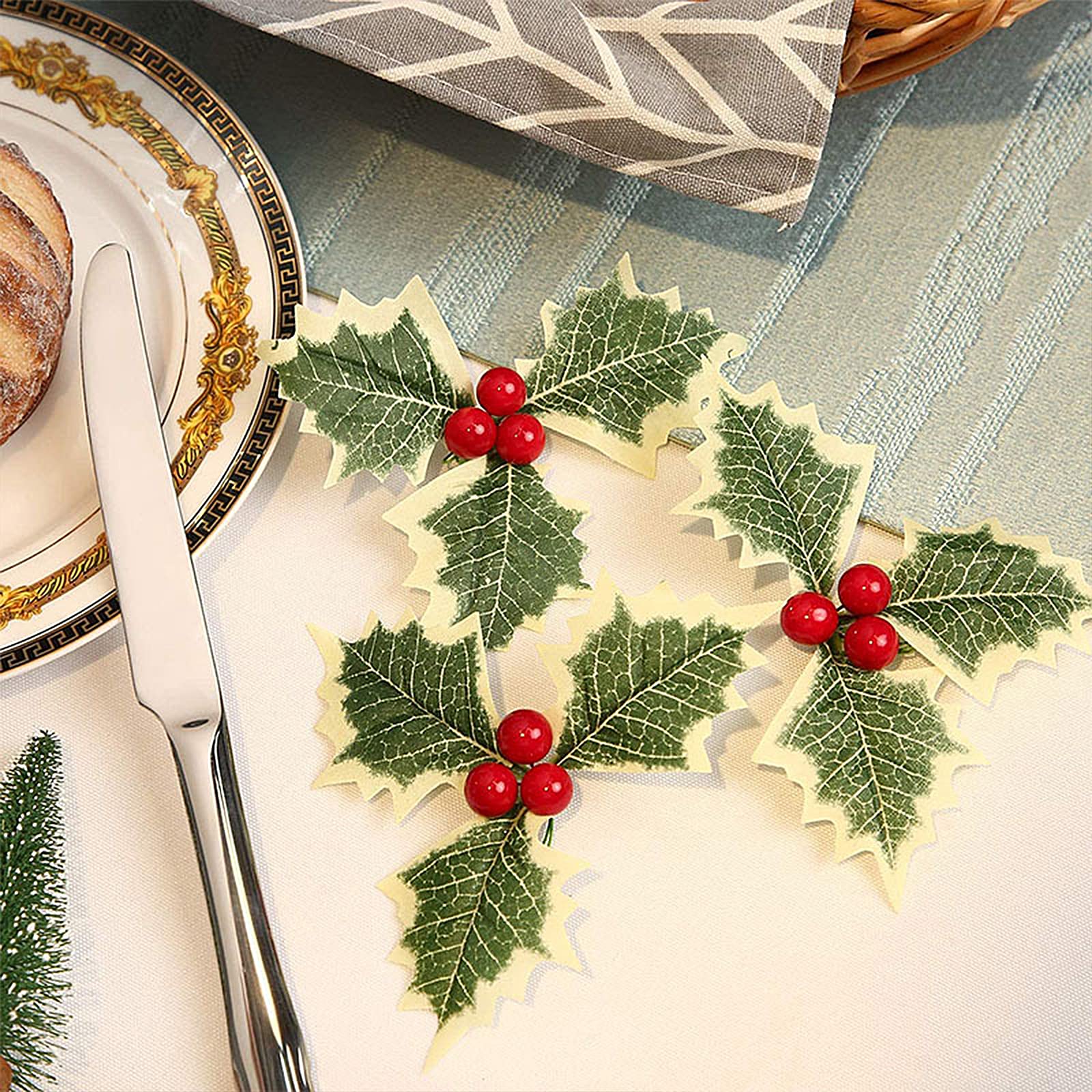 Folha De Azevinho E Folhas Caidas Por Um Natal Em Harmonia Com A