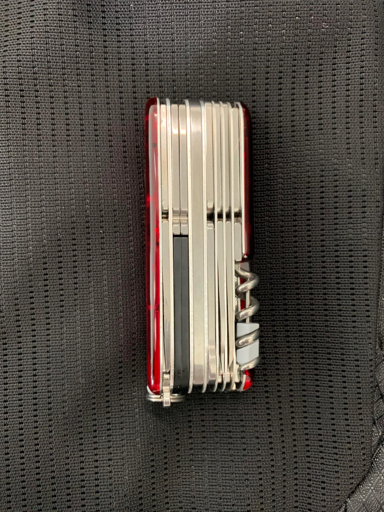 Victorinox Cyber Tool L Swiss Army Knife, Medium, Multi Tool, 39 ...