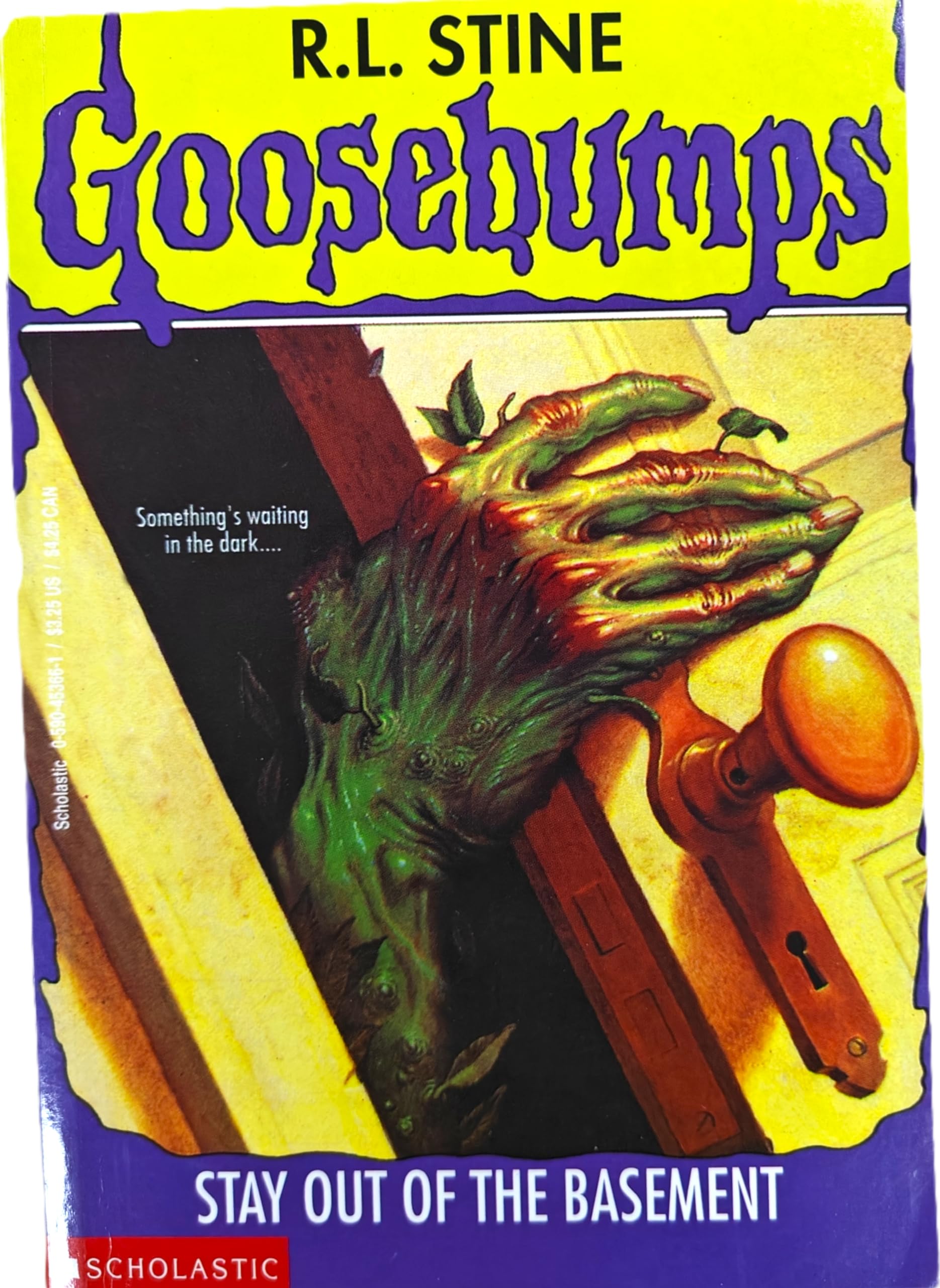 Stay Out of the Basement (Goosebumps, No 2): R.L. Stine: 9780590453660 ...