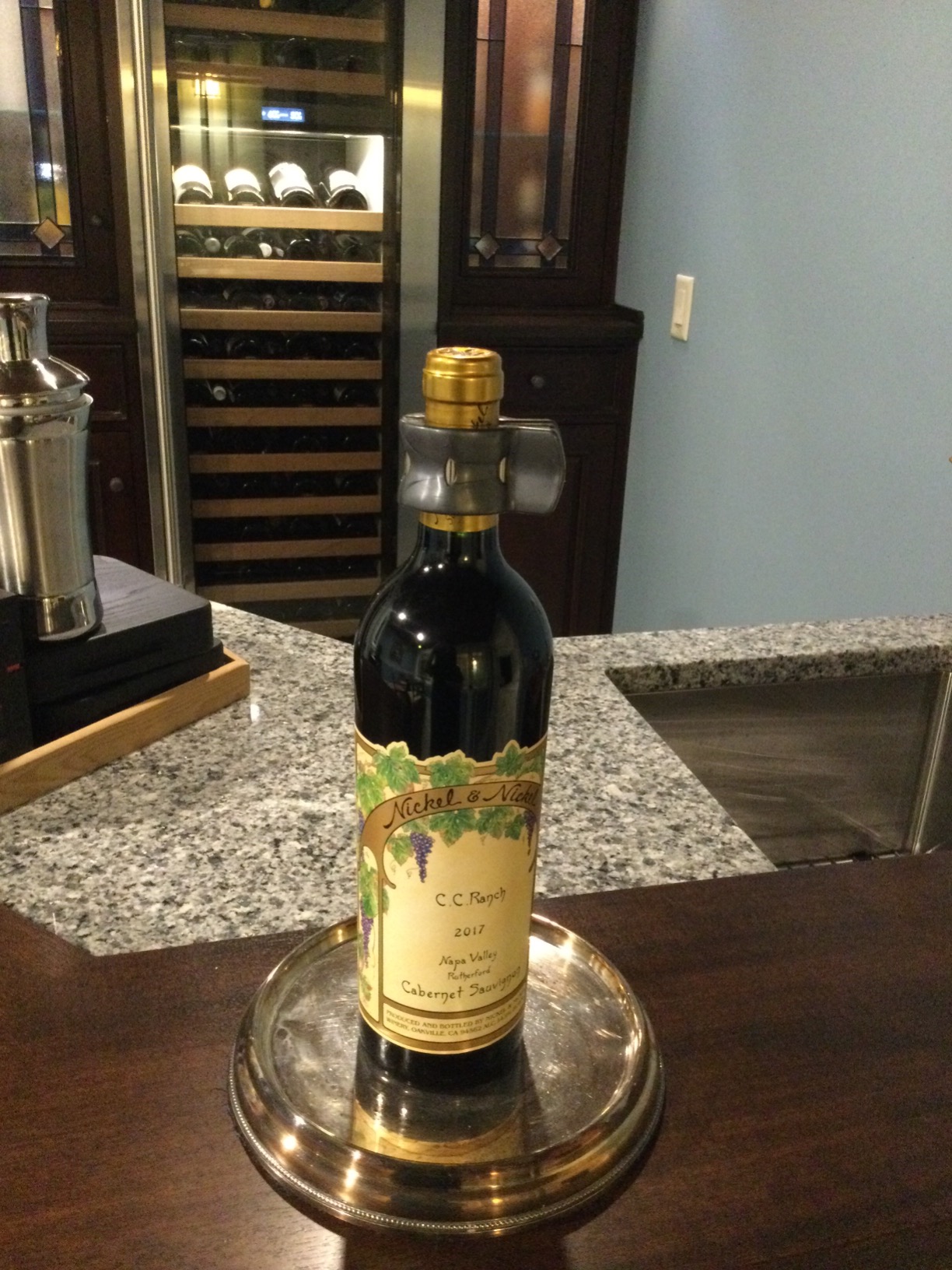 Amazon.com: The Wine Clip Magnetic Wine Conditioner: Wine Pourers: Home ...