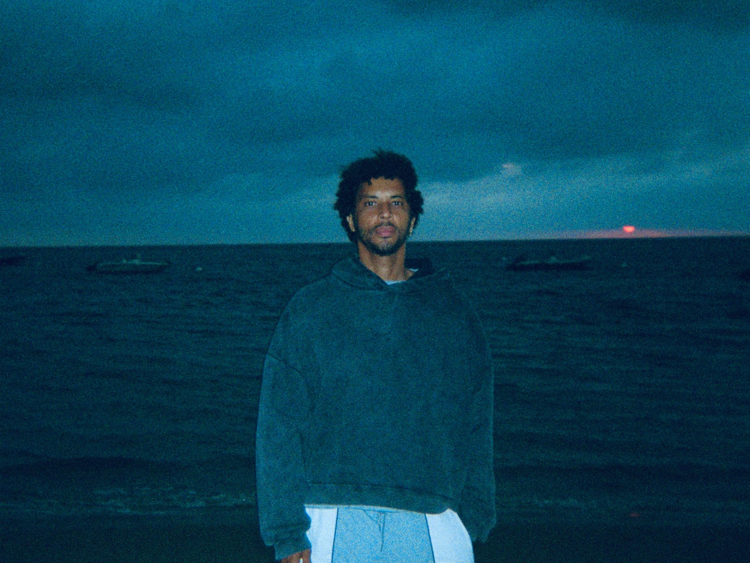 surfeur song by disiz & Laurent Voulzy from on s'en rappellera pas on Amazon Music