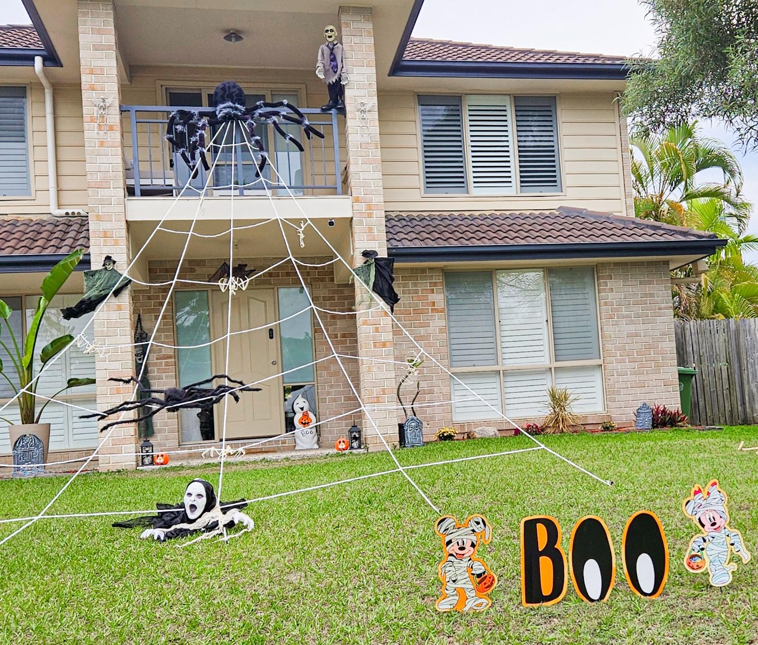 Halloween Spider Web Decorations Outdoor,7 * 5.5m Triangular Spider Web ...
