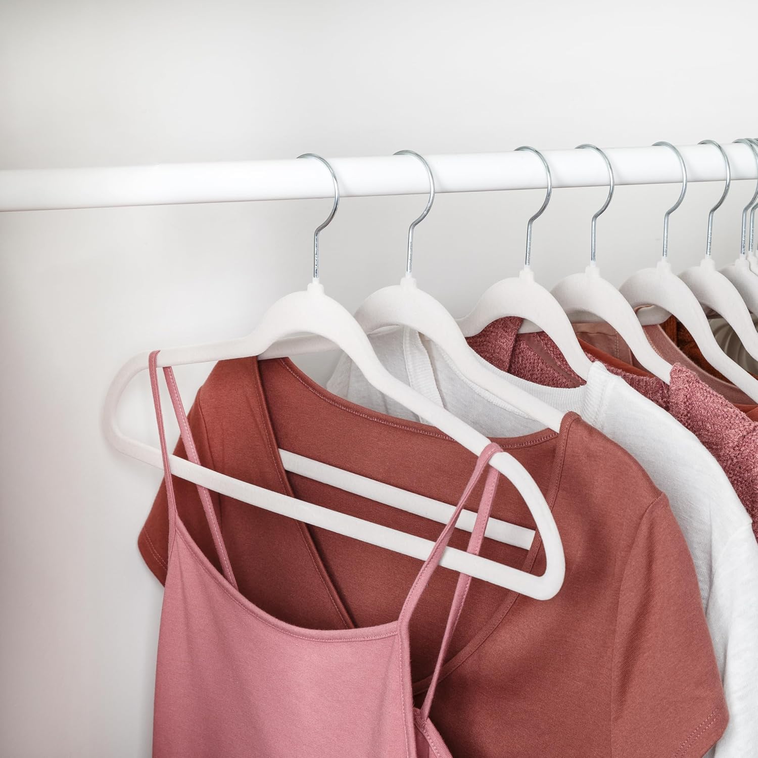 Amazon.com: Honey-Can-Do 25-Pack Slim-Profile Non-Slip Velvet, Ivory ...