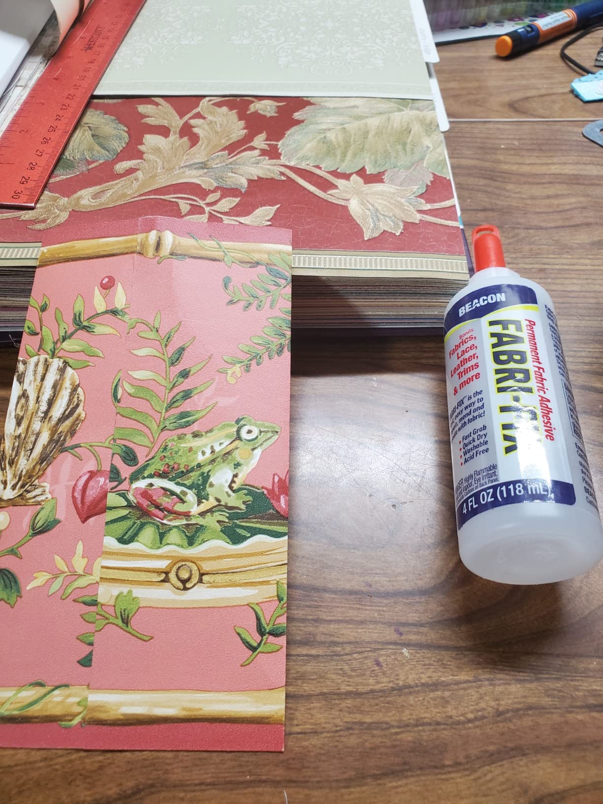 Amazon.com: BEACON Fabri-Fix Bonding Solution - Fast Grab & Quick Dry for Fabric, Leather & More ...