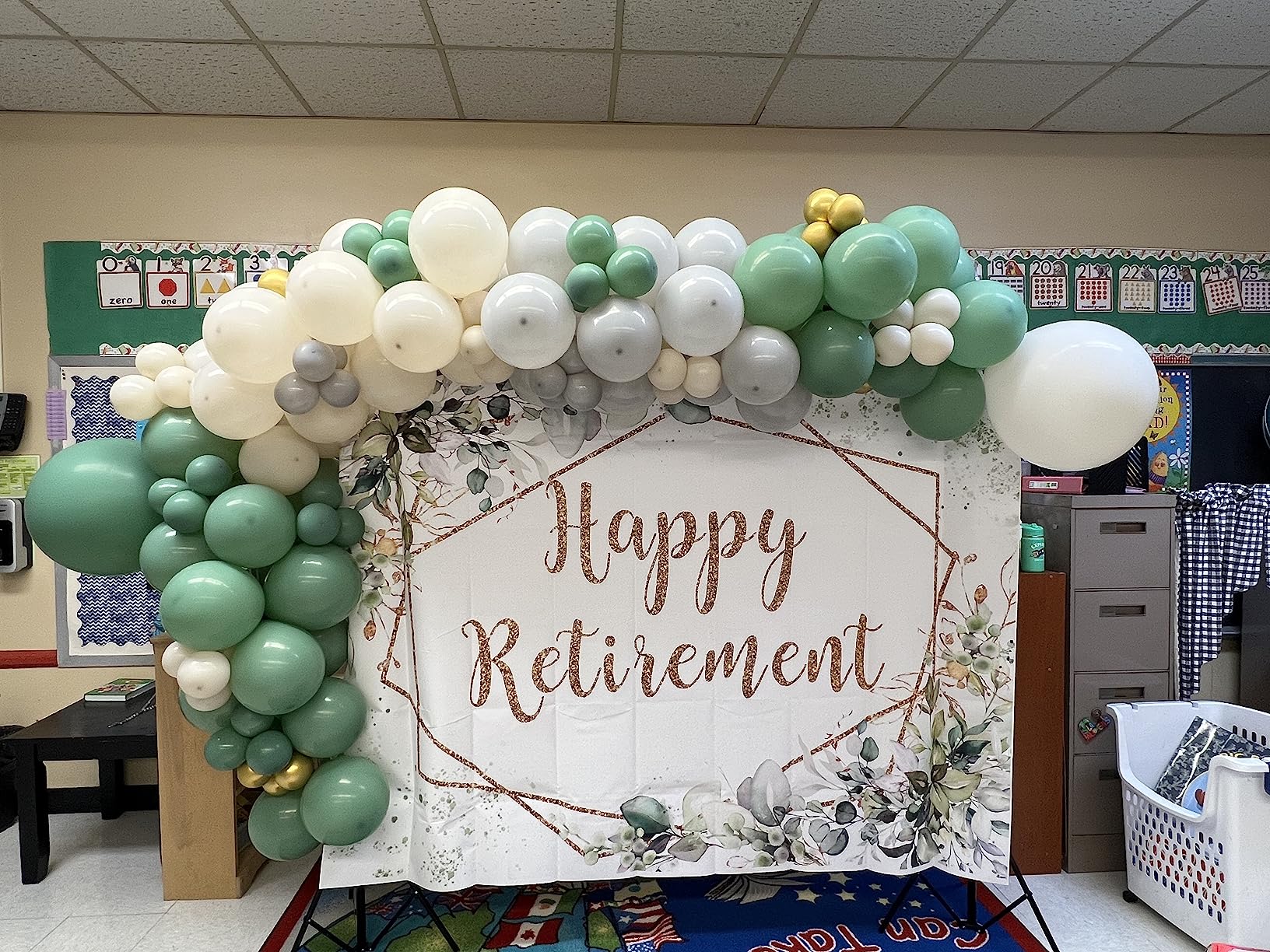 Amazon.com : Aumeko Happy Retirement Backdrop Green Leaves Retirement ...