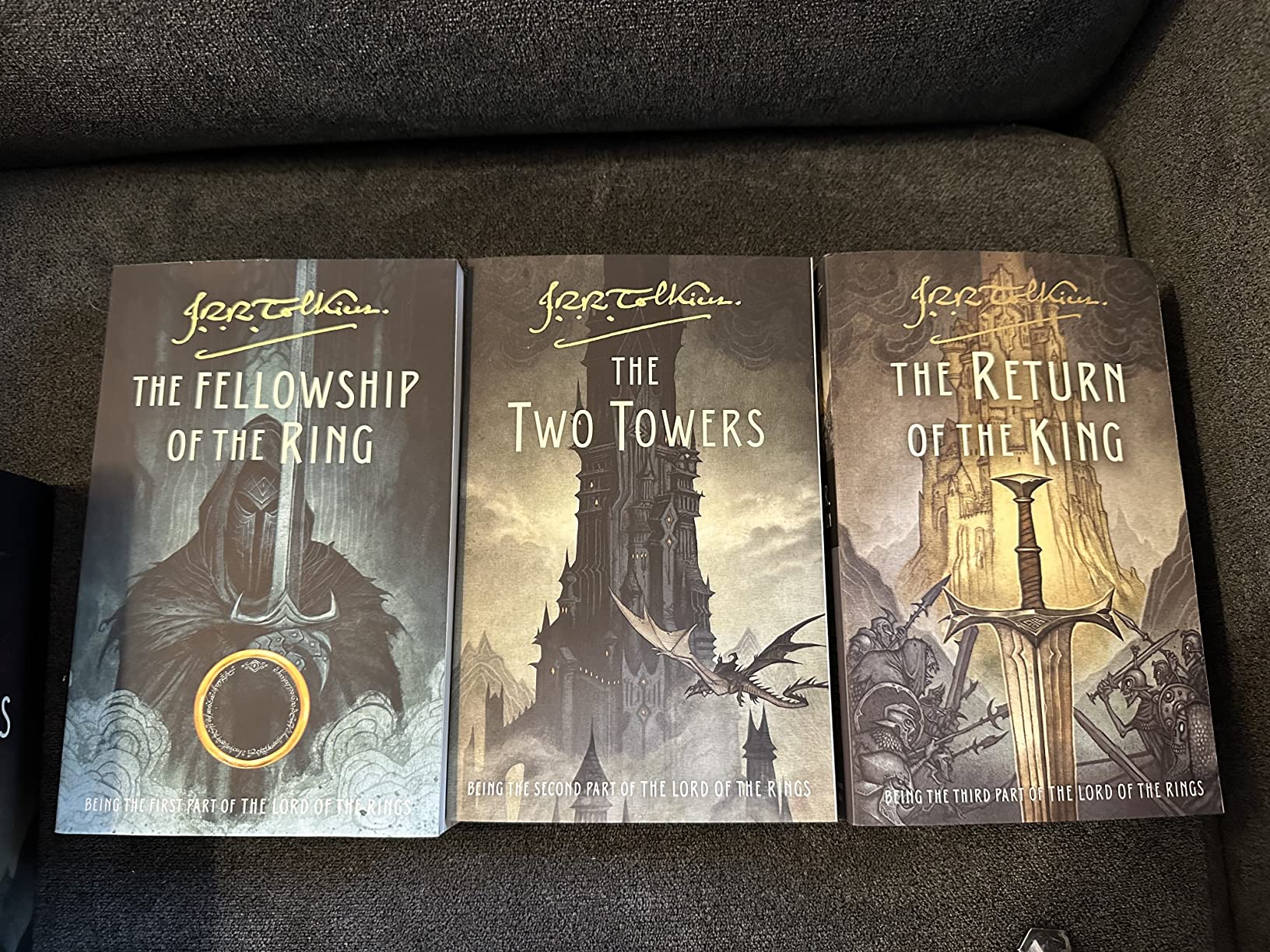 The Lord of the Rings 3-Book Paperback Box Set : Tolkien, J R R: Amazon ...