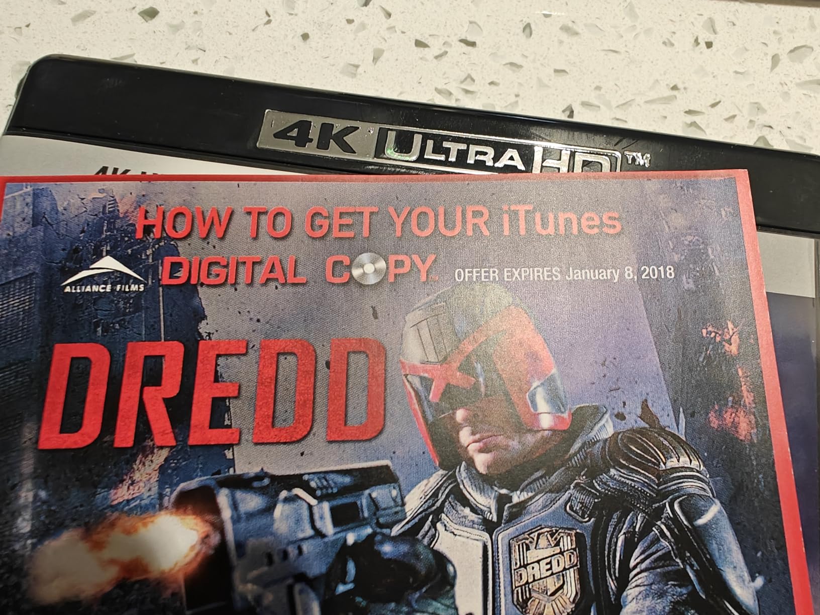 Dredd - Limited Edition Mondo X Steelbook [Blu-ray 3D - Blu-ray - DVD ...