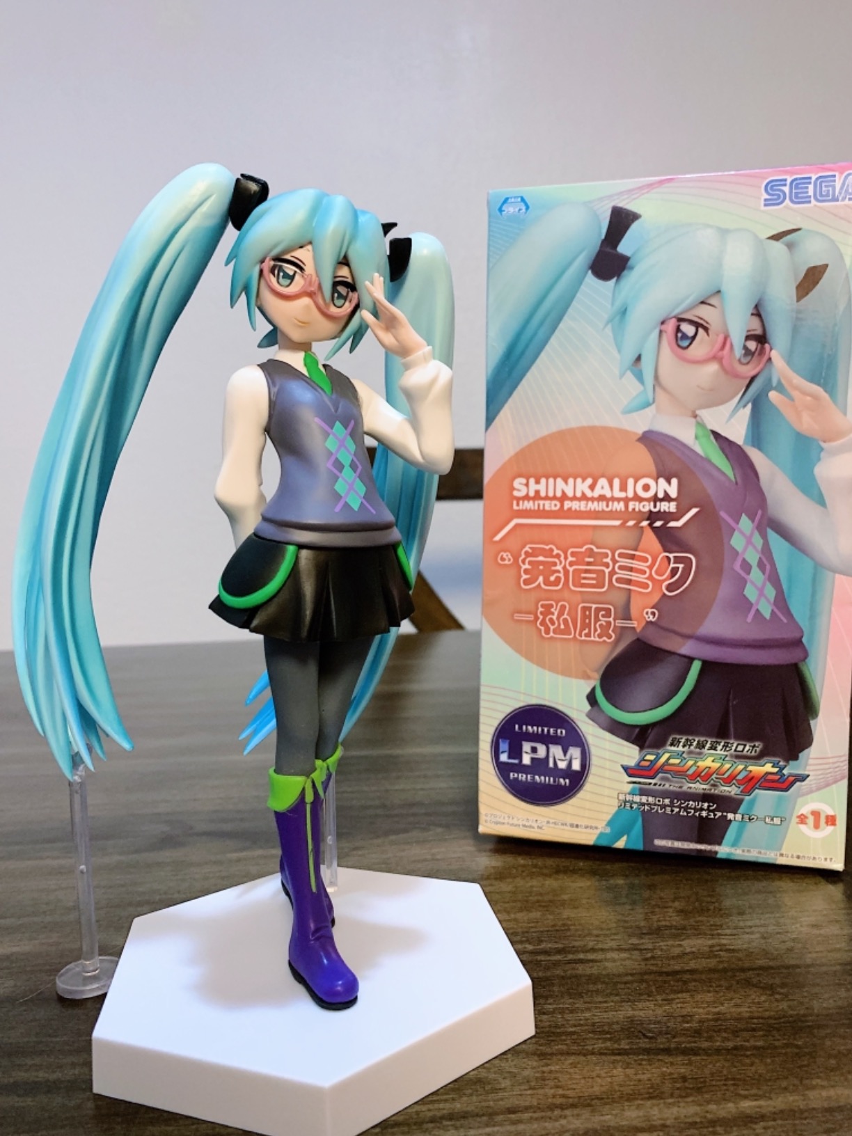 Amazon.com: SEGA Hatsune Miku Casual Clothes Shinkalion Limited Premium ...