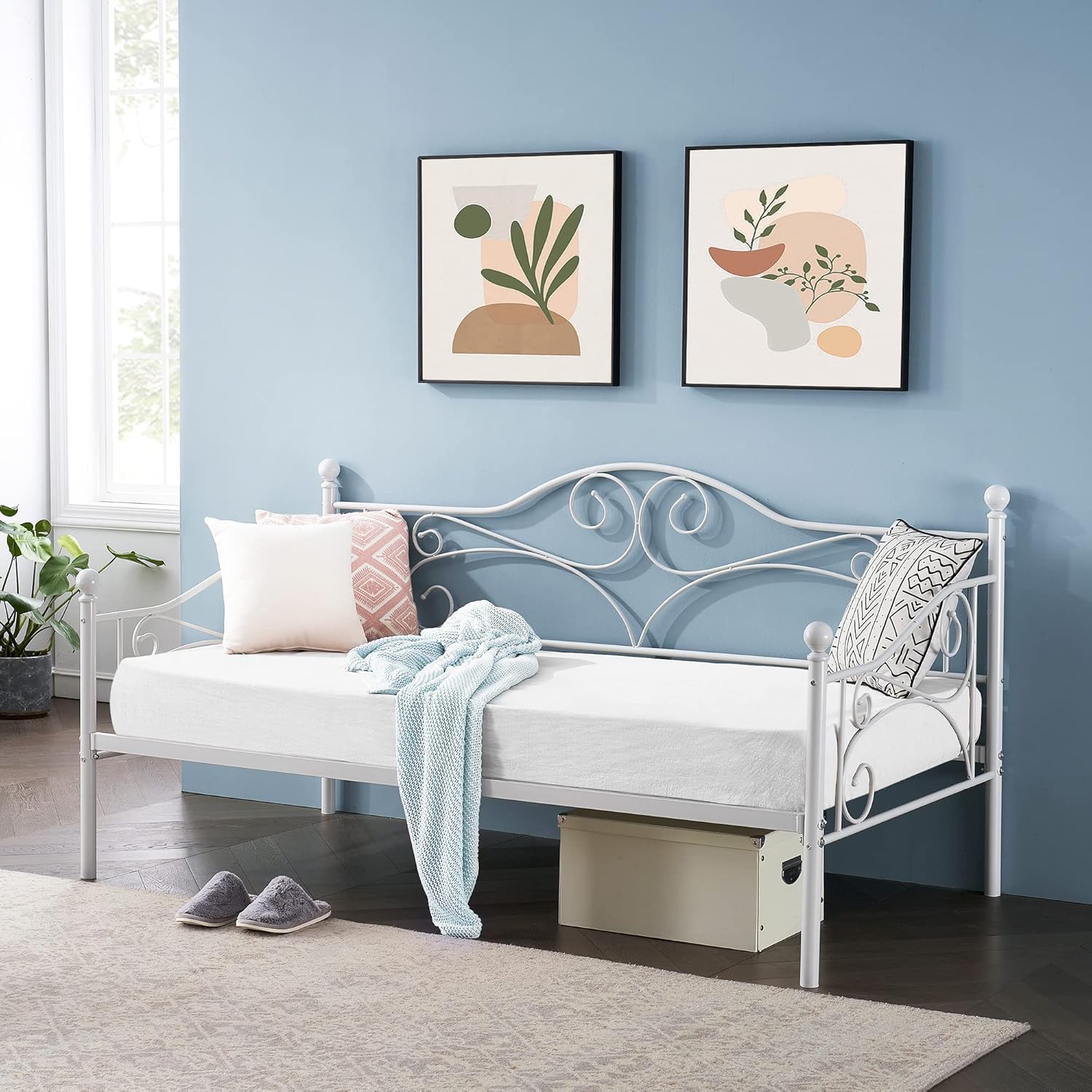 Amazon.com: VECELO Daybed, Metal Twin Bed Frame with Headboard, Heavy ...