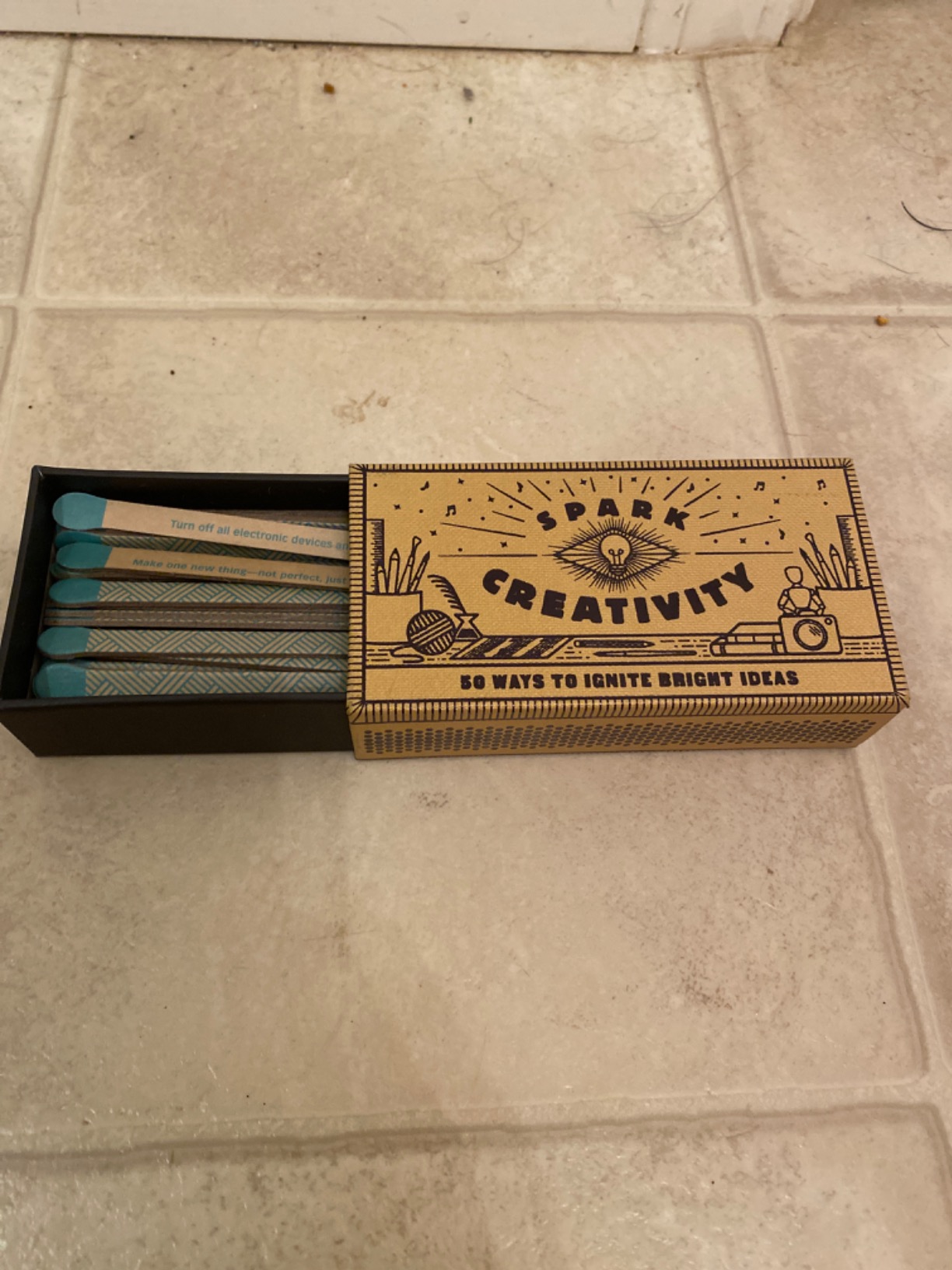 Spark Creativity: 50 Ways to Ignite Bright Ideas (Inspirational Gift ...