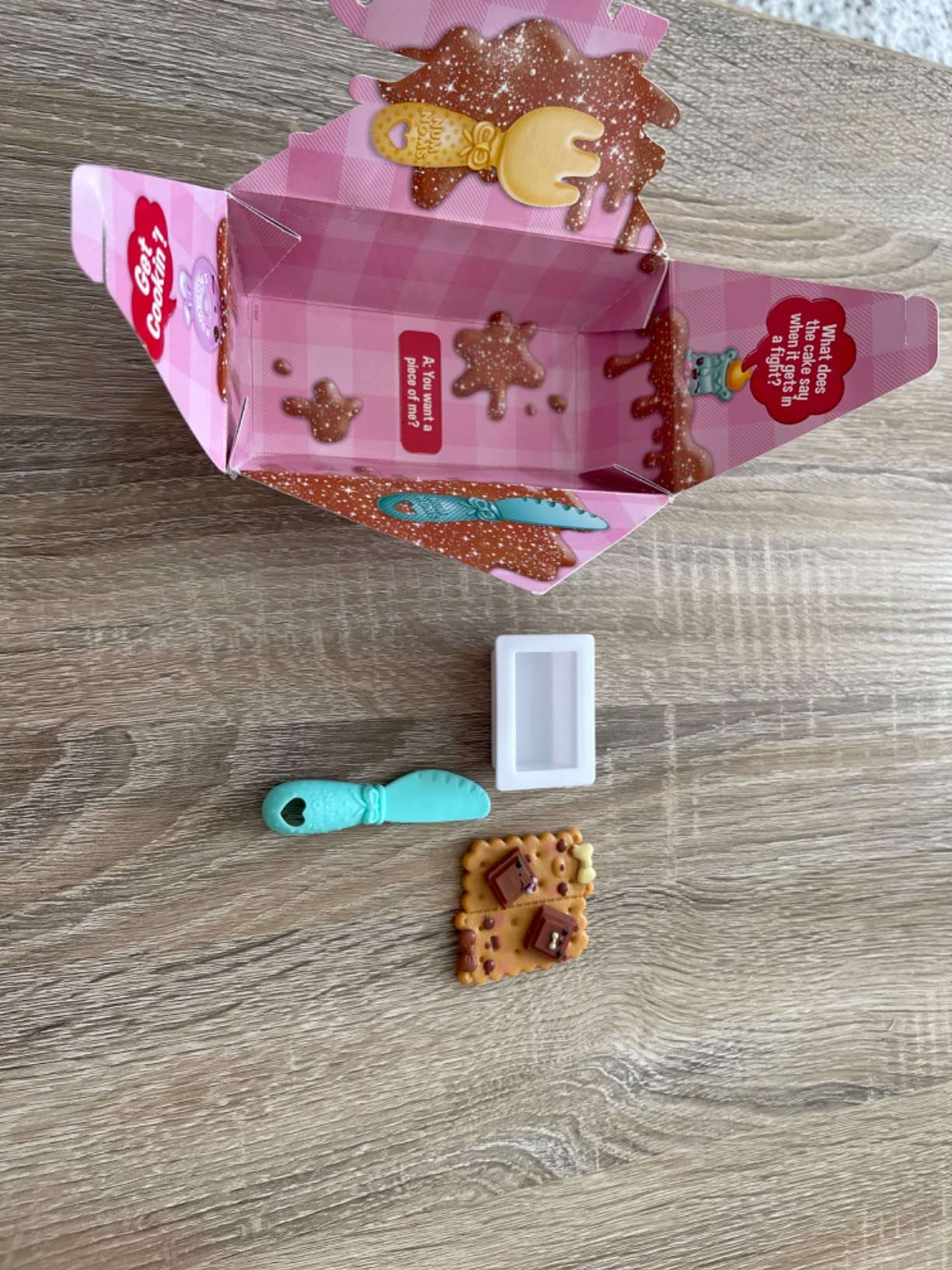 Amazon.com: Num Noms Snackables Slime Kits with Fun-Themed to-Go Snack ...